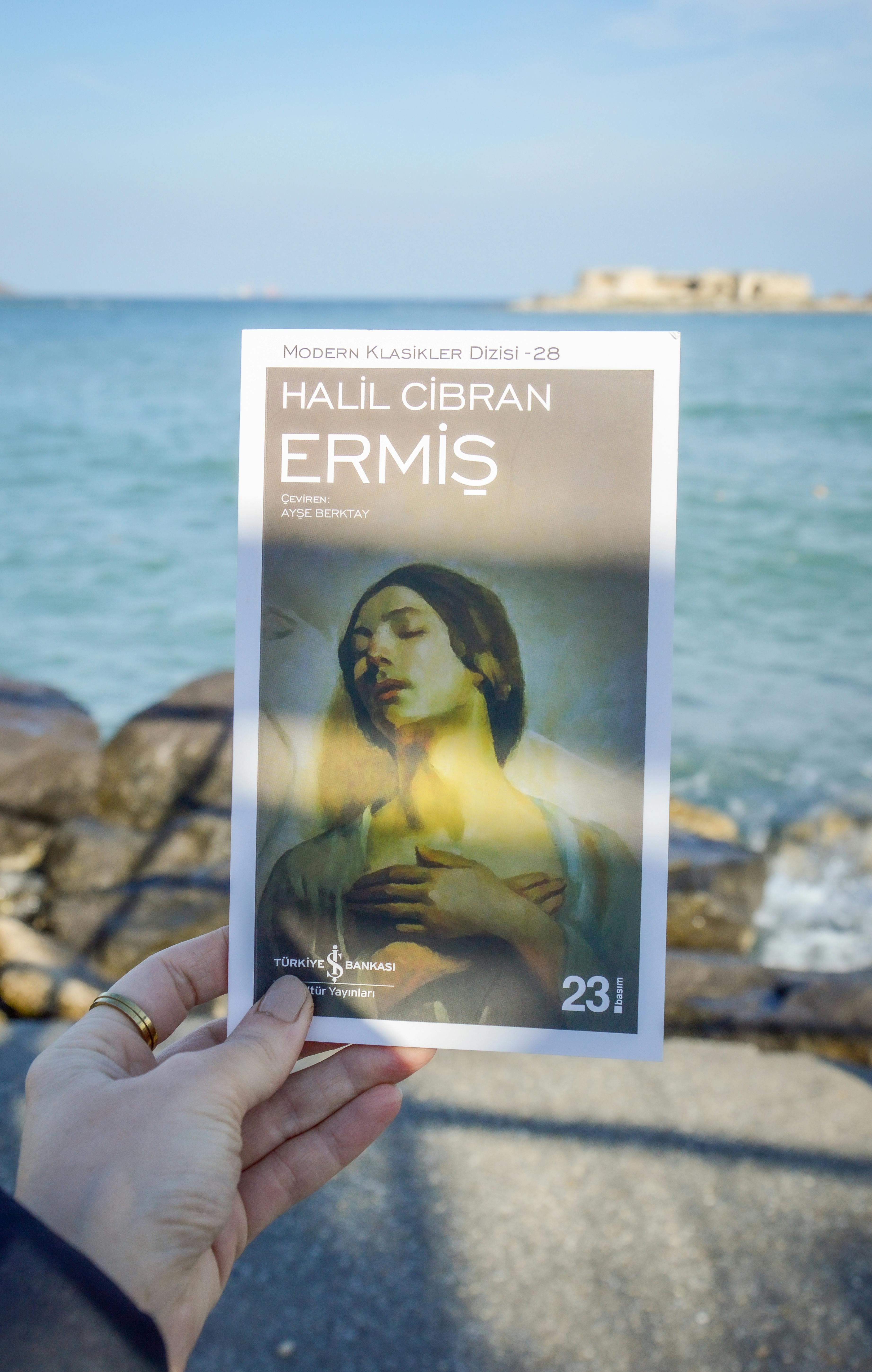 Portrait On Book Photos, Download The BEST Free Portrait On Book Stock ...