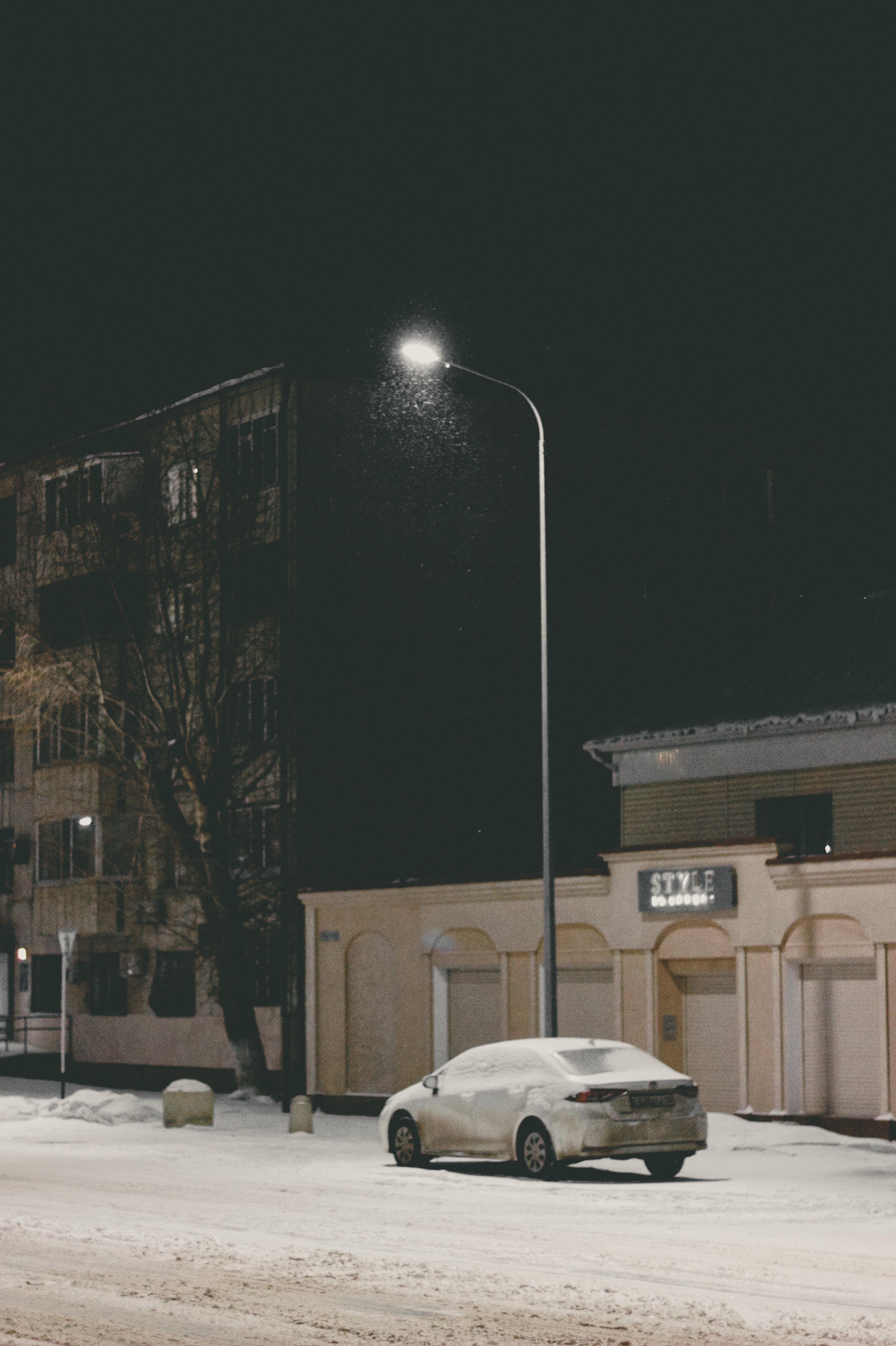 Freei Building Night Photos, Download The BEST Free Freei Building ...