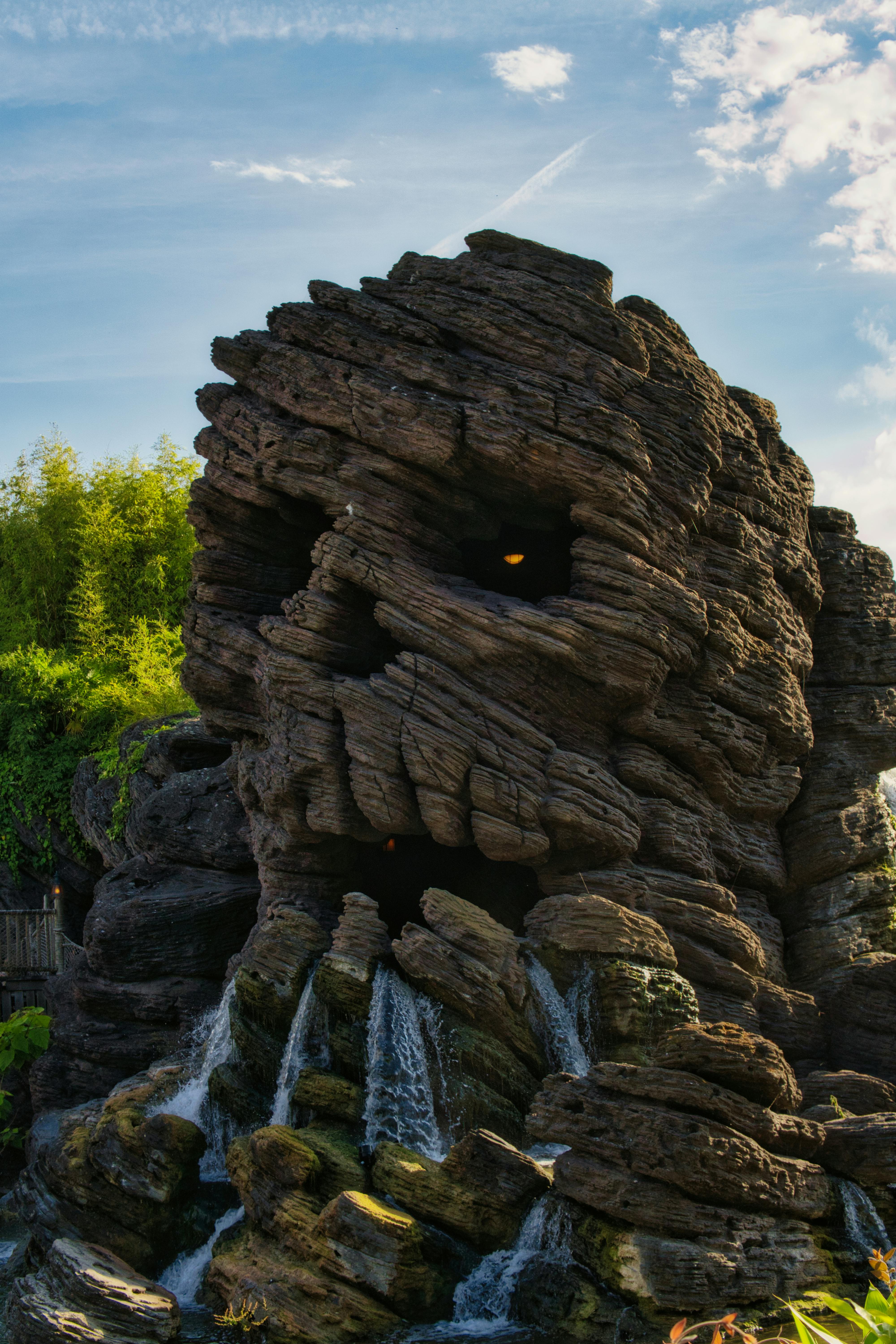 Intriguing Skull Waterfall in Paris Theme Park · Free Stock Photo
