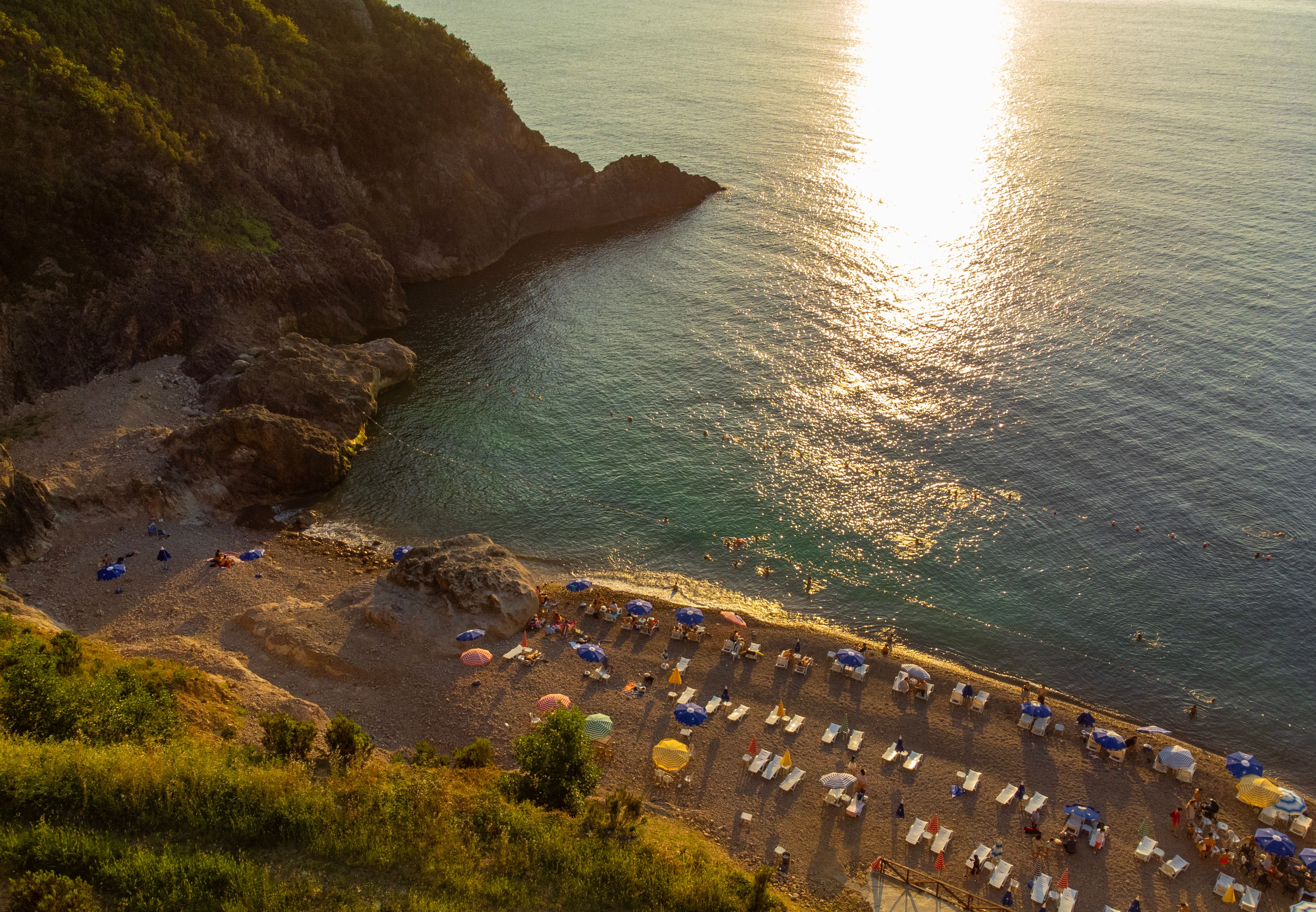 Golden Sunset Over a Tranquil Beach in Turkey · Free Stock Photo