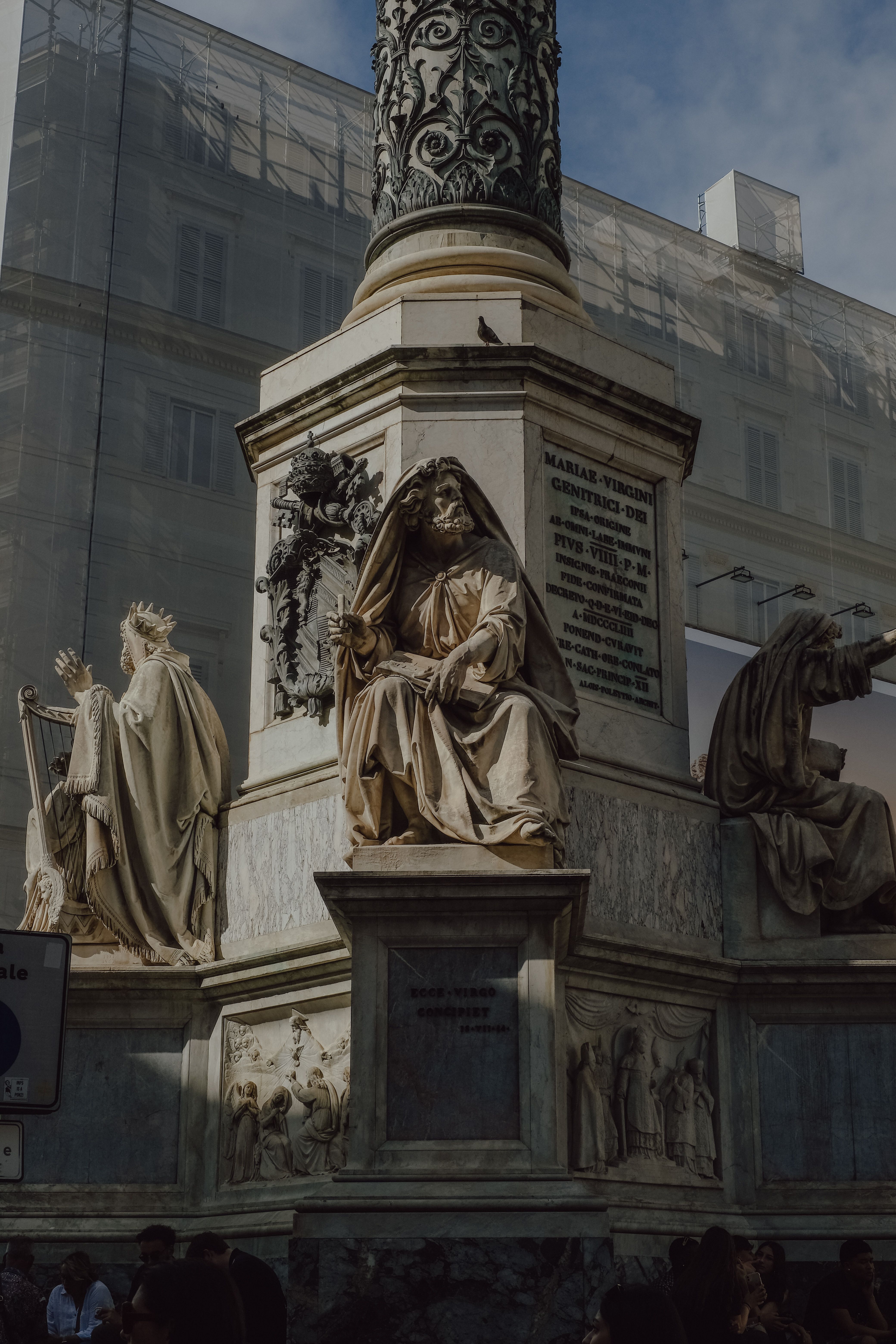 Intricate Historic Statue at Italian Landmark · Free Stock Photo