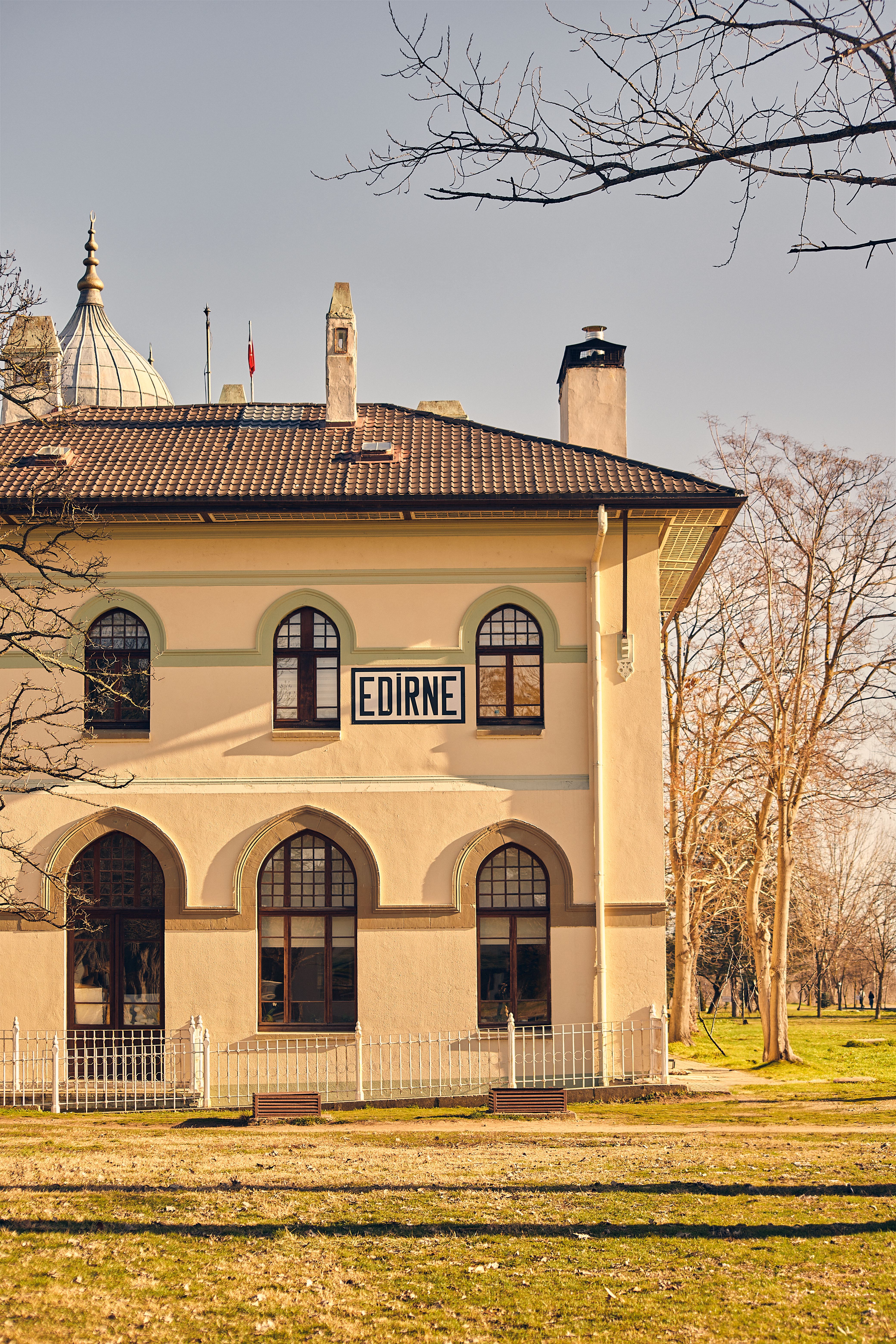 Edificio Histórico En Edirne Con Detalles Arquitectónicos · Foto de ...
