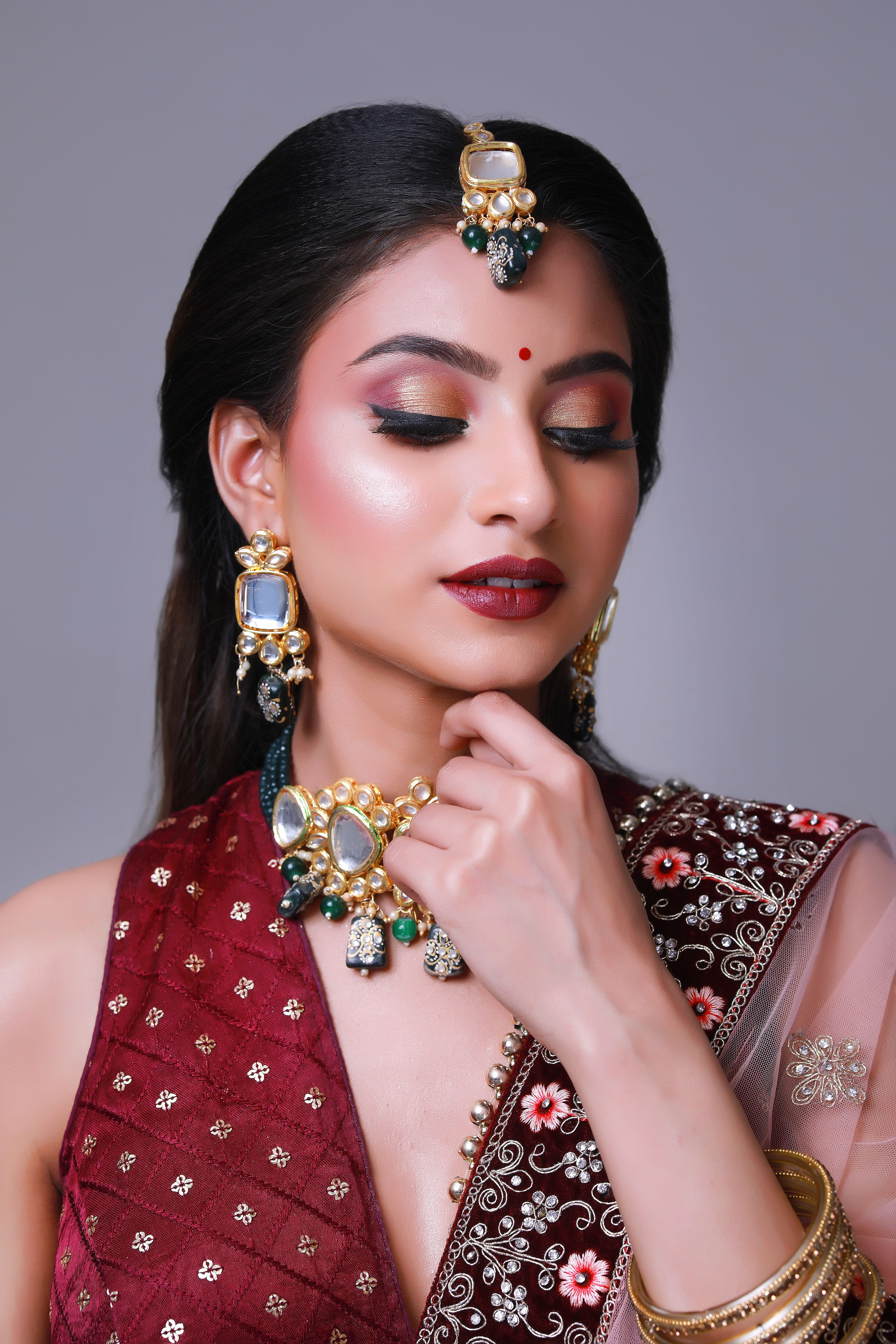 Elegant Indian Bride in Traditional Attire · Free Stock Photo