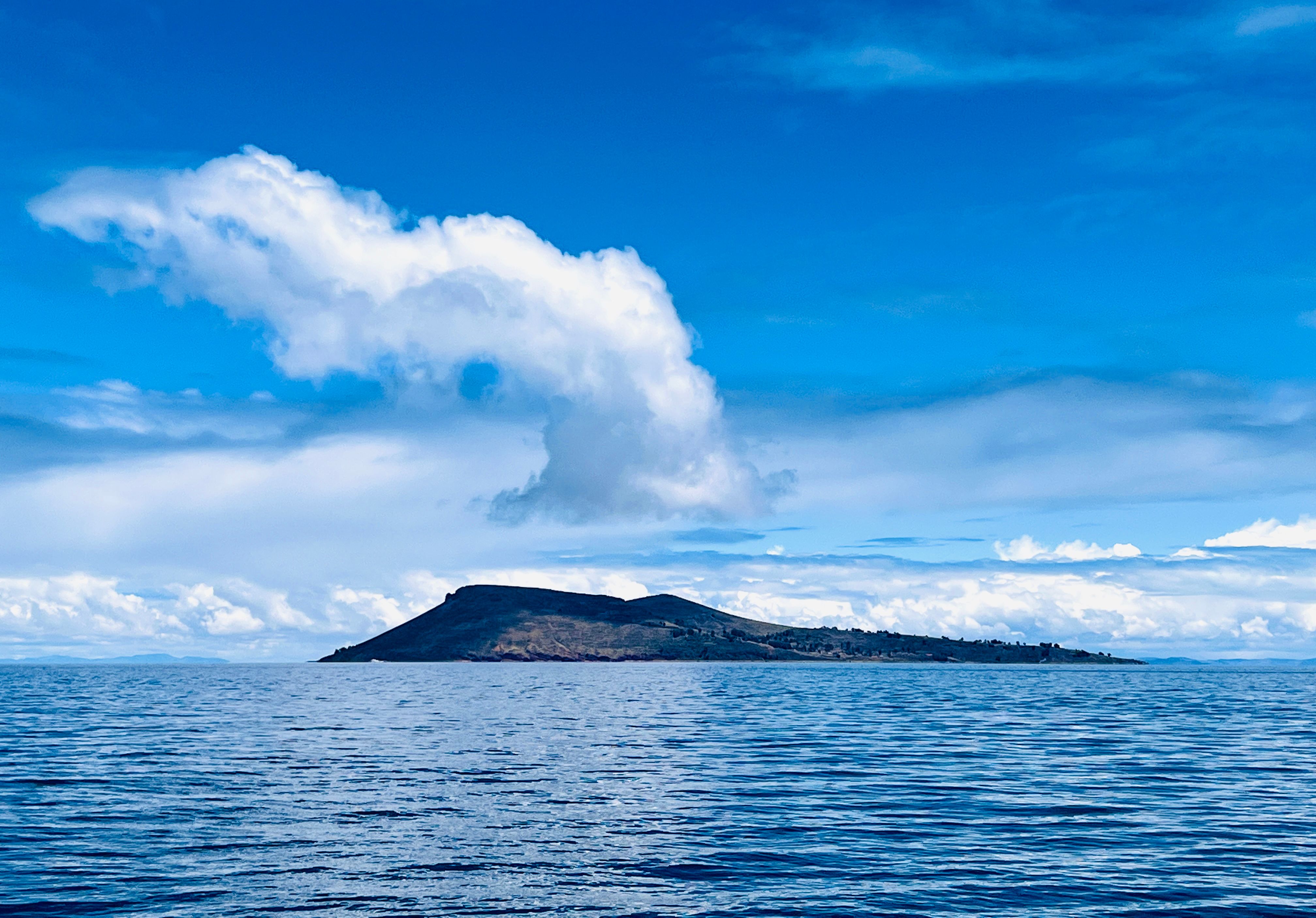 Scenic View of Island on Lake Titicaca, Peru · Free Stock Photo