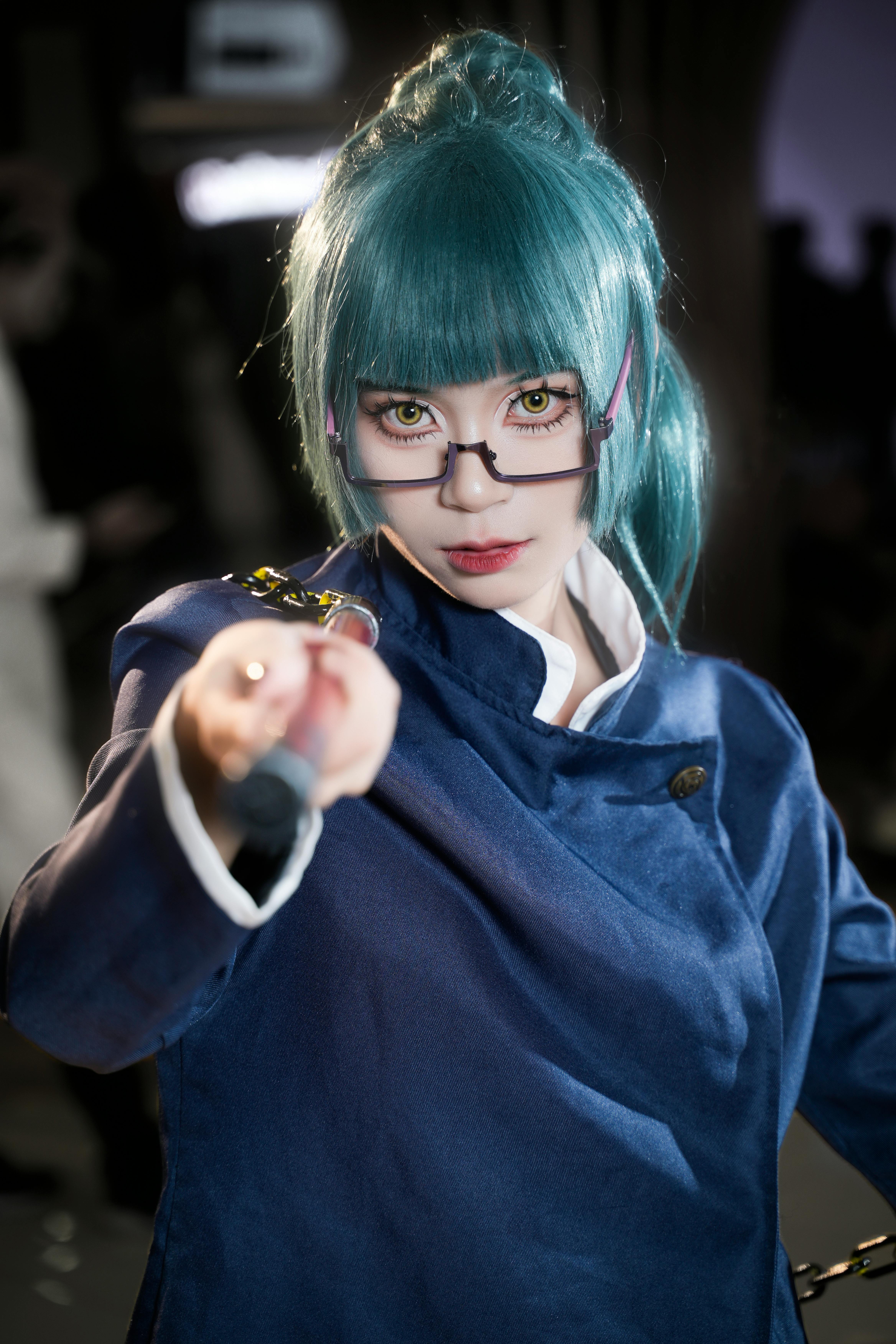 Vibrant Anime Cosplay Portrait of Blue-haired Character · Free Stock Photo