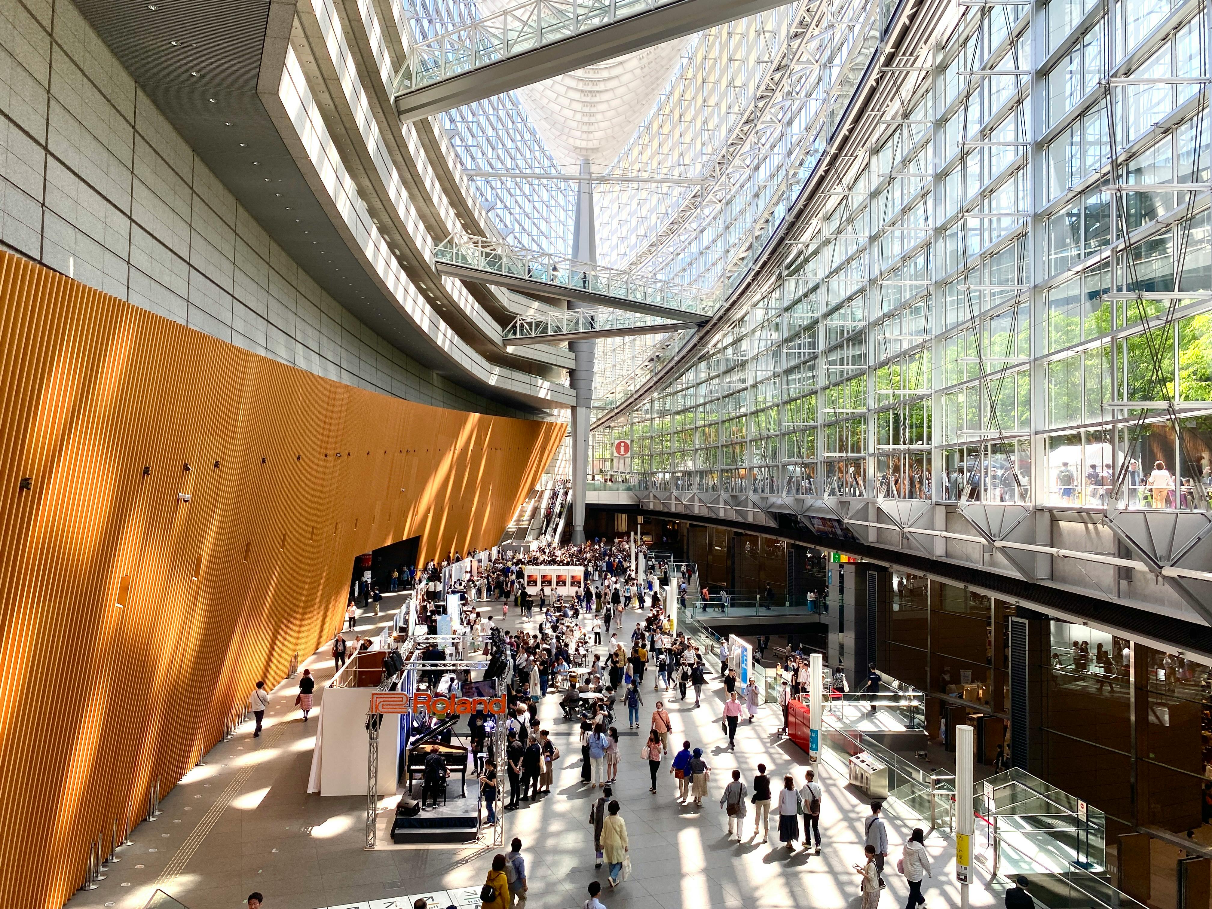 Vibrant Day at Tokyo International Forum · Free Stock Photo