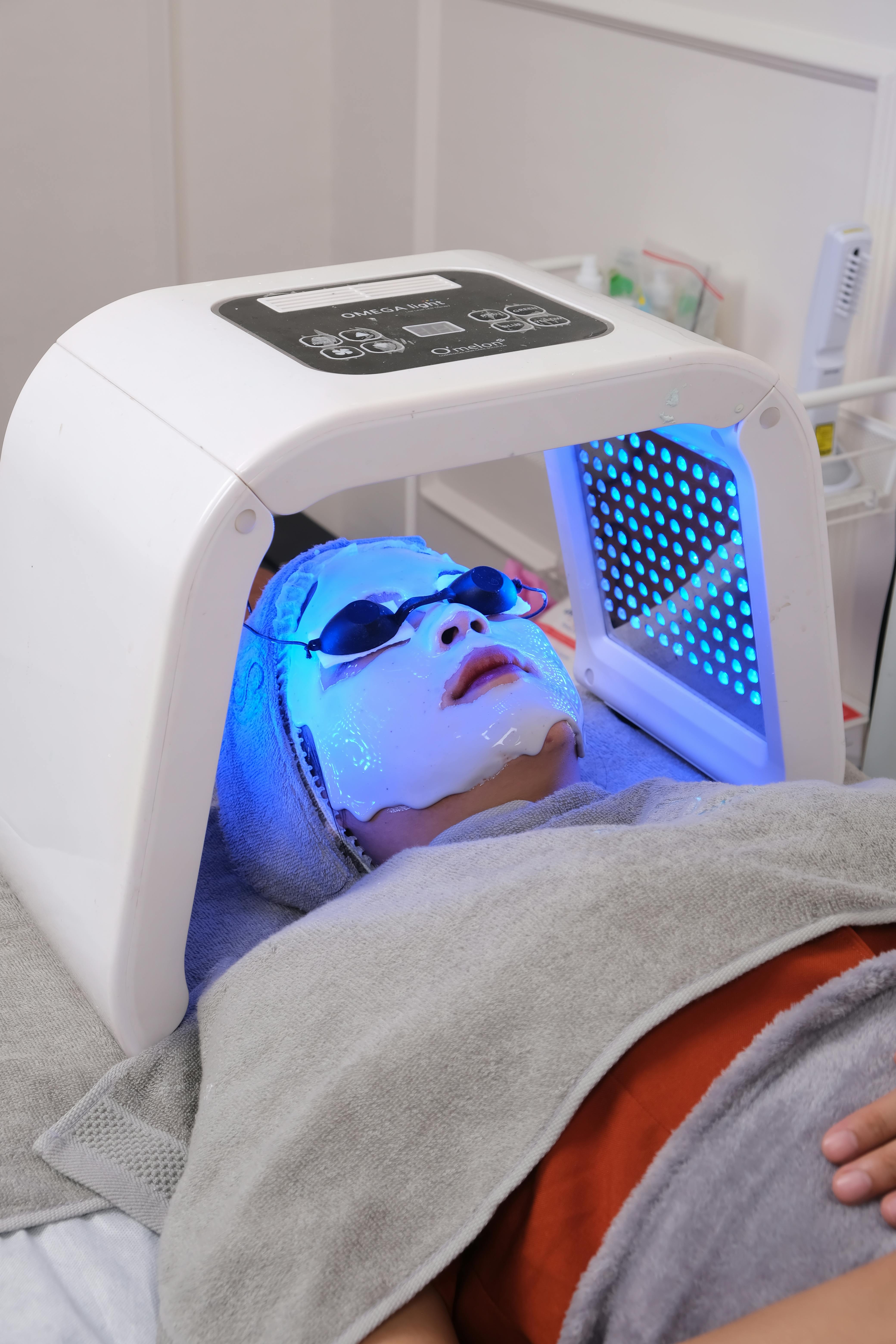 Blue Light Therapy Skincare Treatment in Spa · Free Stock Photo