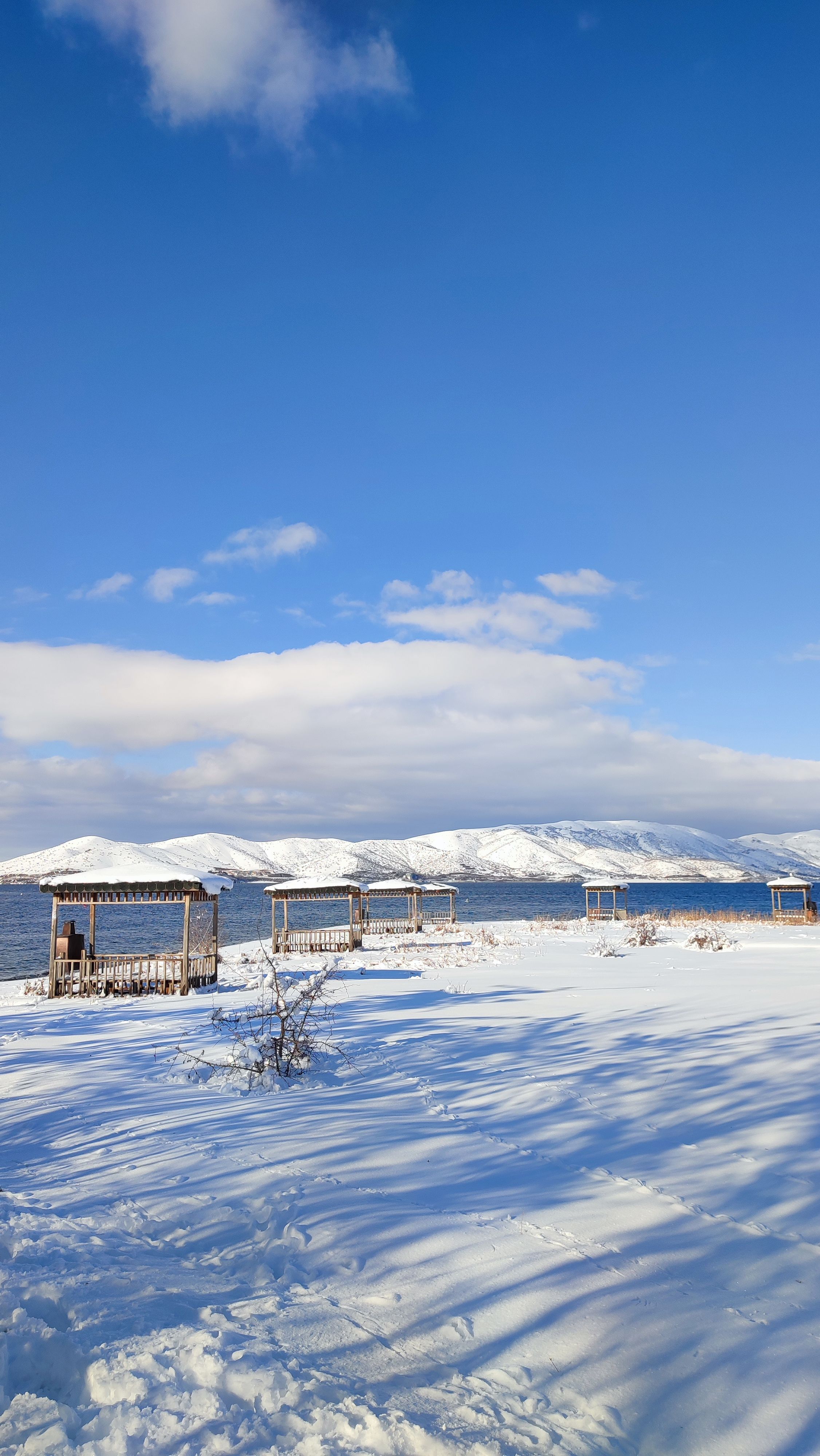 Winter Landscape at Lake Hazar, Sivrice · Free Stock Photo