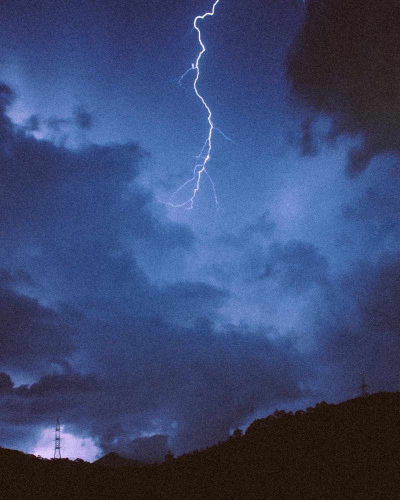 Lightning Strike Photos, Download The BEST Free Lightning Strike Stock ...