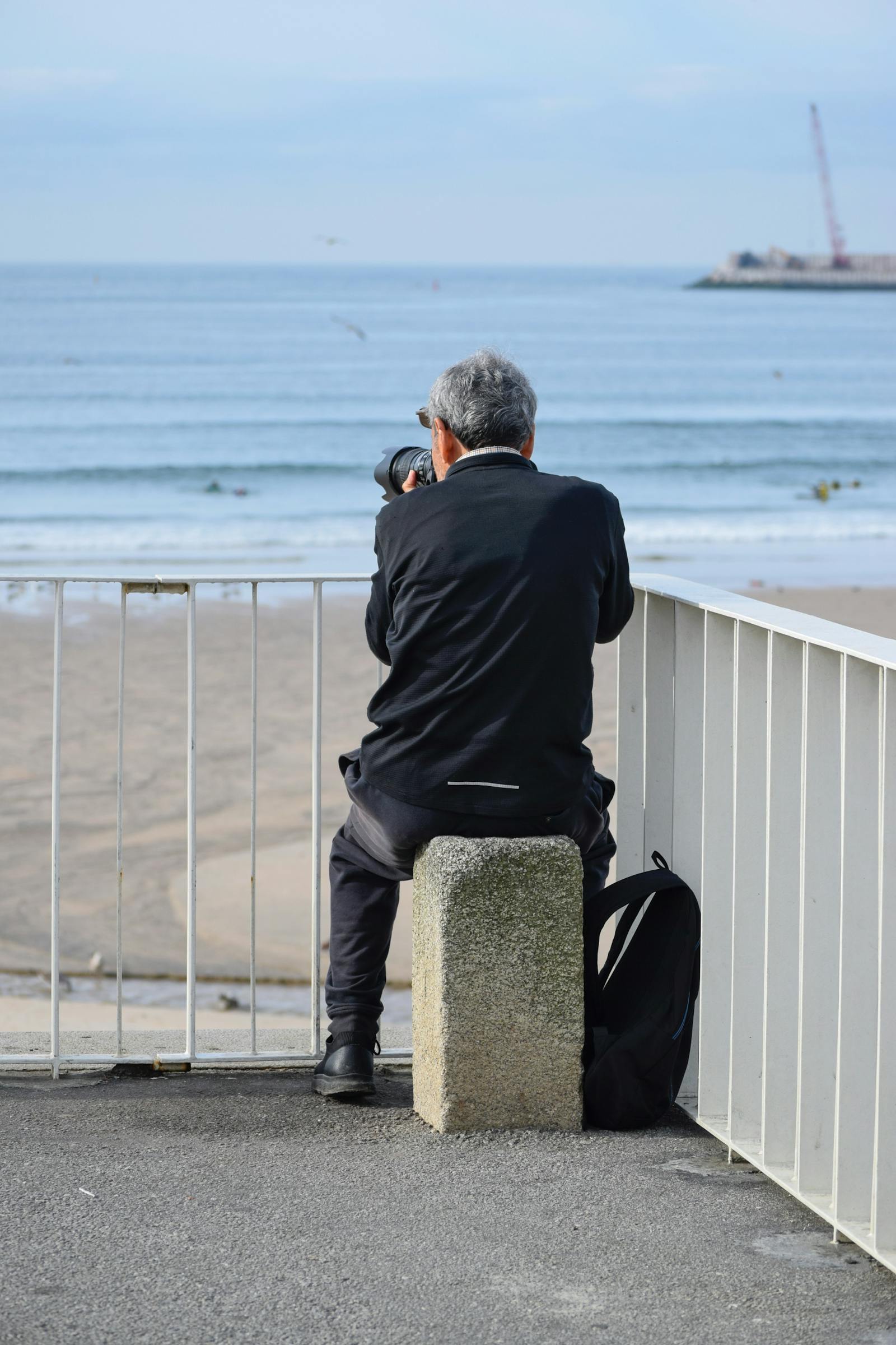 Man Sitting Photos, Download The BEST Free Man Sitting Stock Photos ...