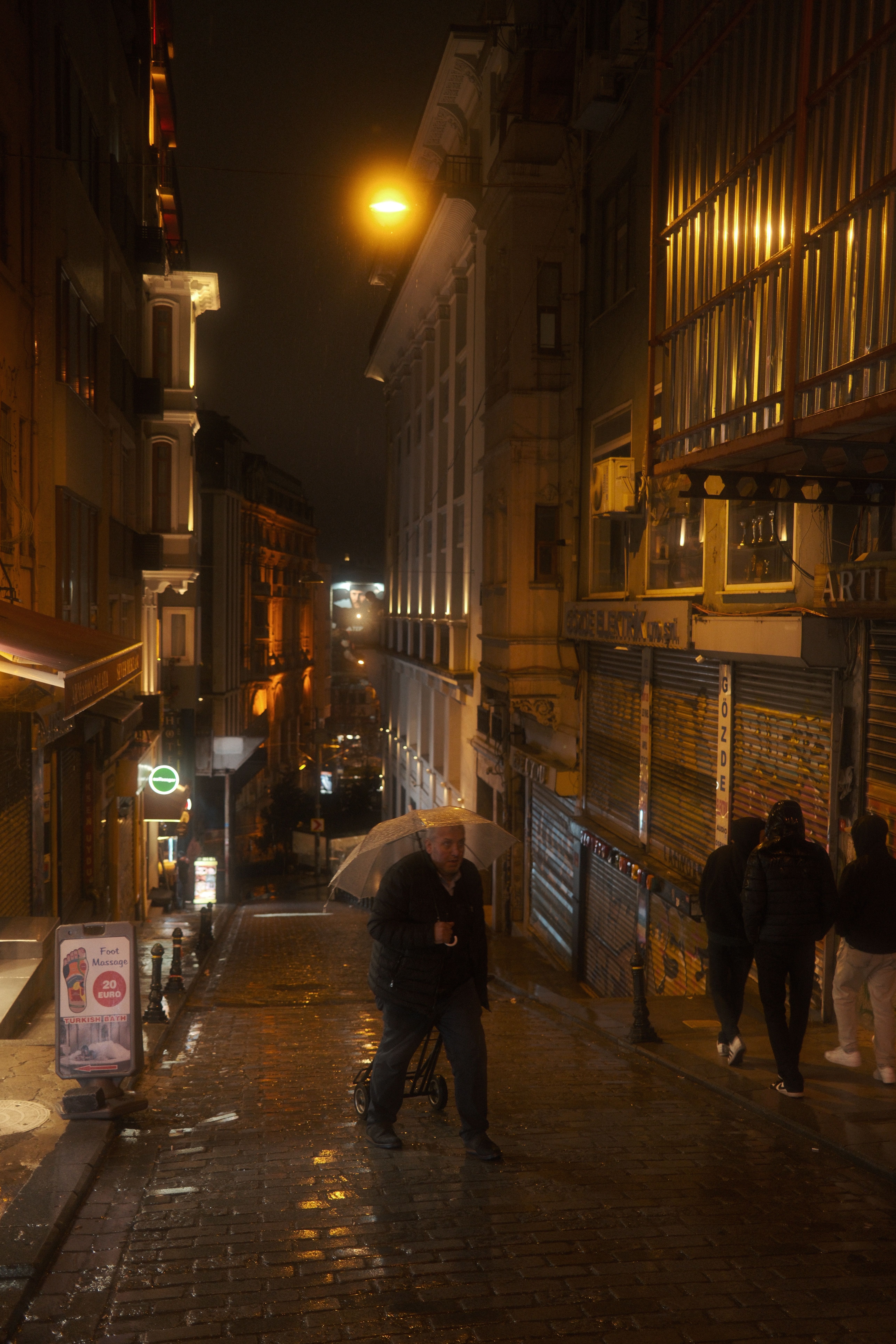 Rainy Night Street Scene in Istanbul, Turkey · Free Stock Photo