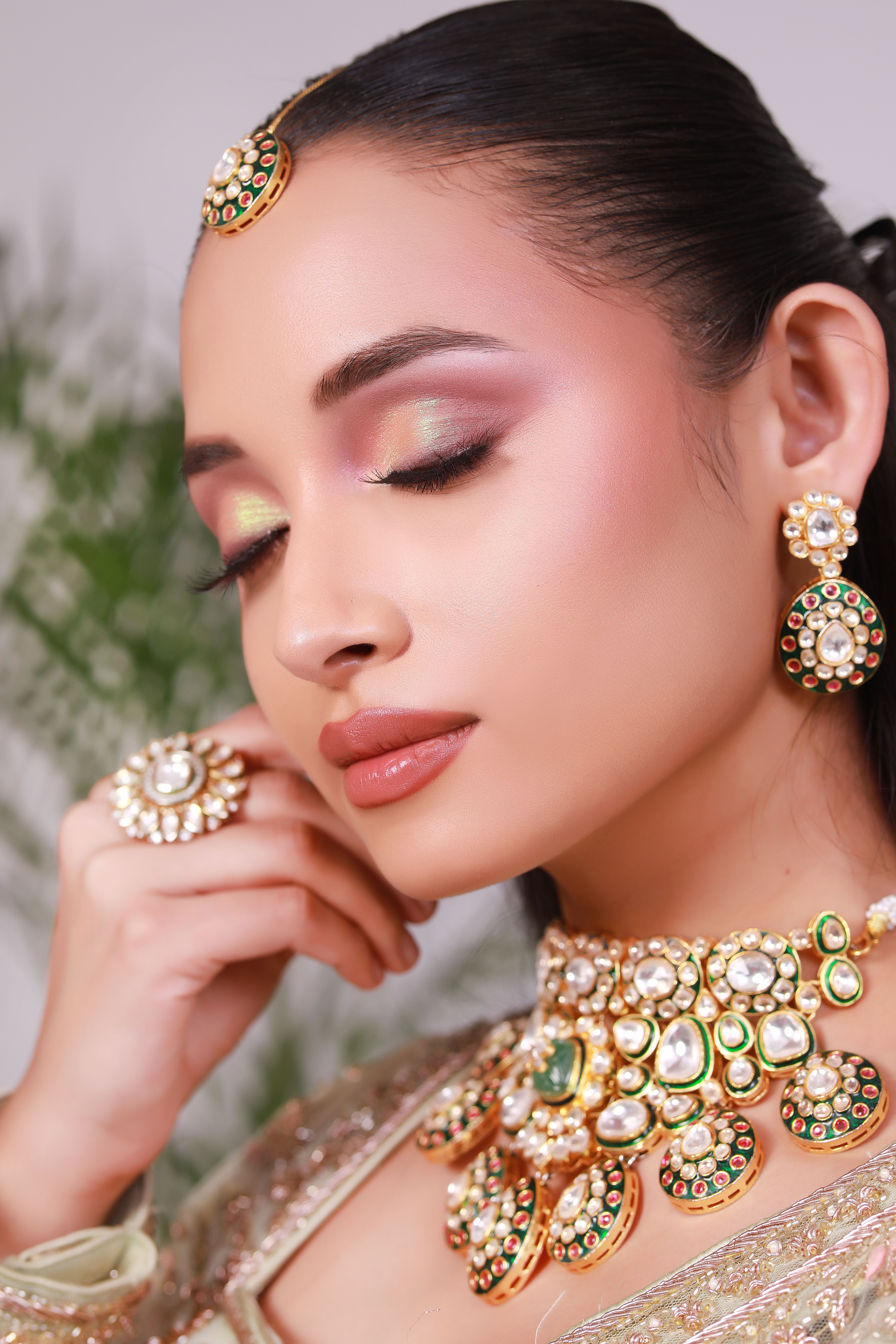 Elegant Indian Bride with Traditional Jewelry · Free Stock Photo