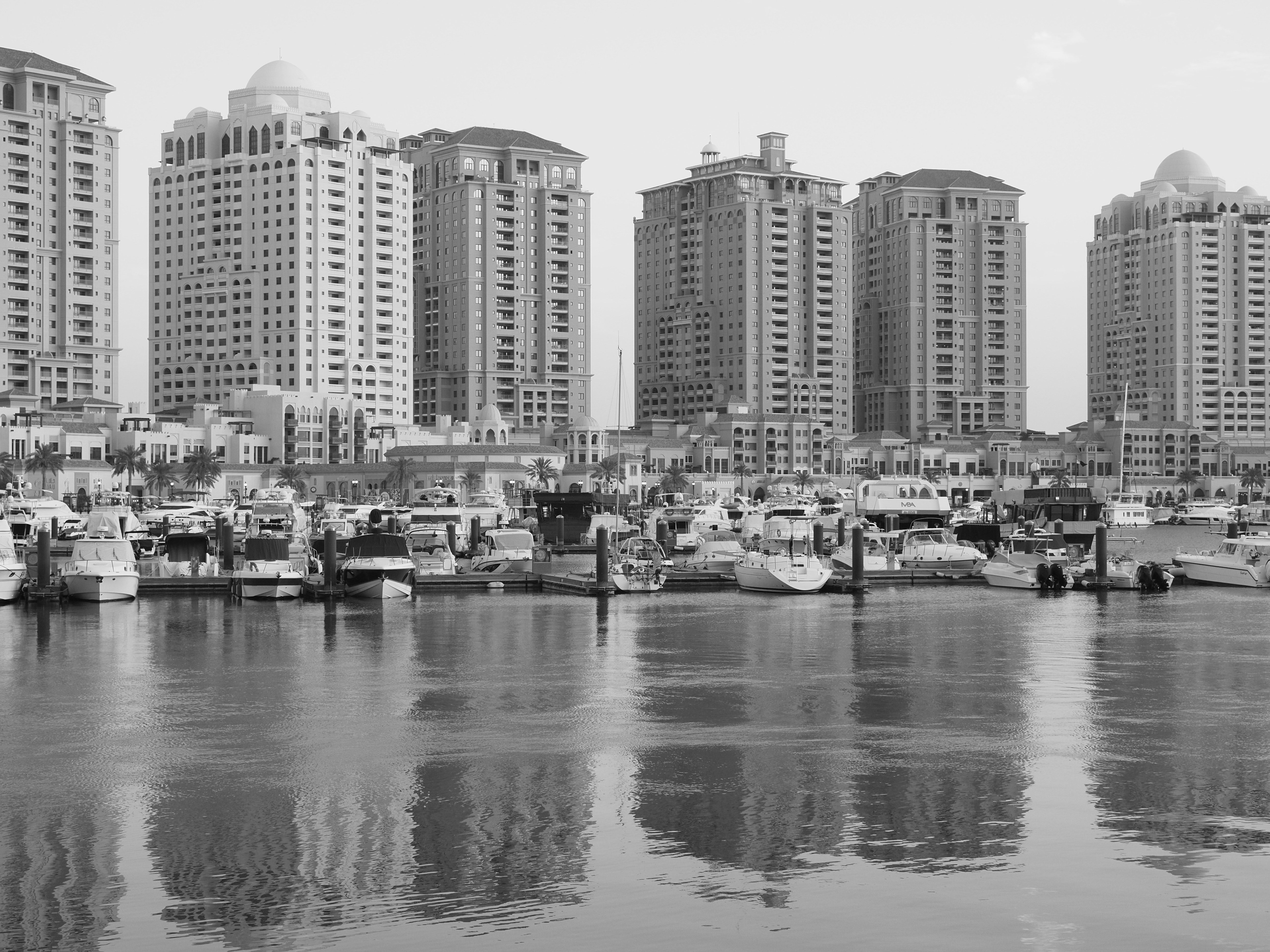 Monochromatic View of Doha Harborfront · Free Stock Photo