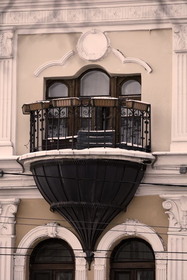 Old Building Balcony Photos, Download The BEST Free Old Building ...