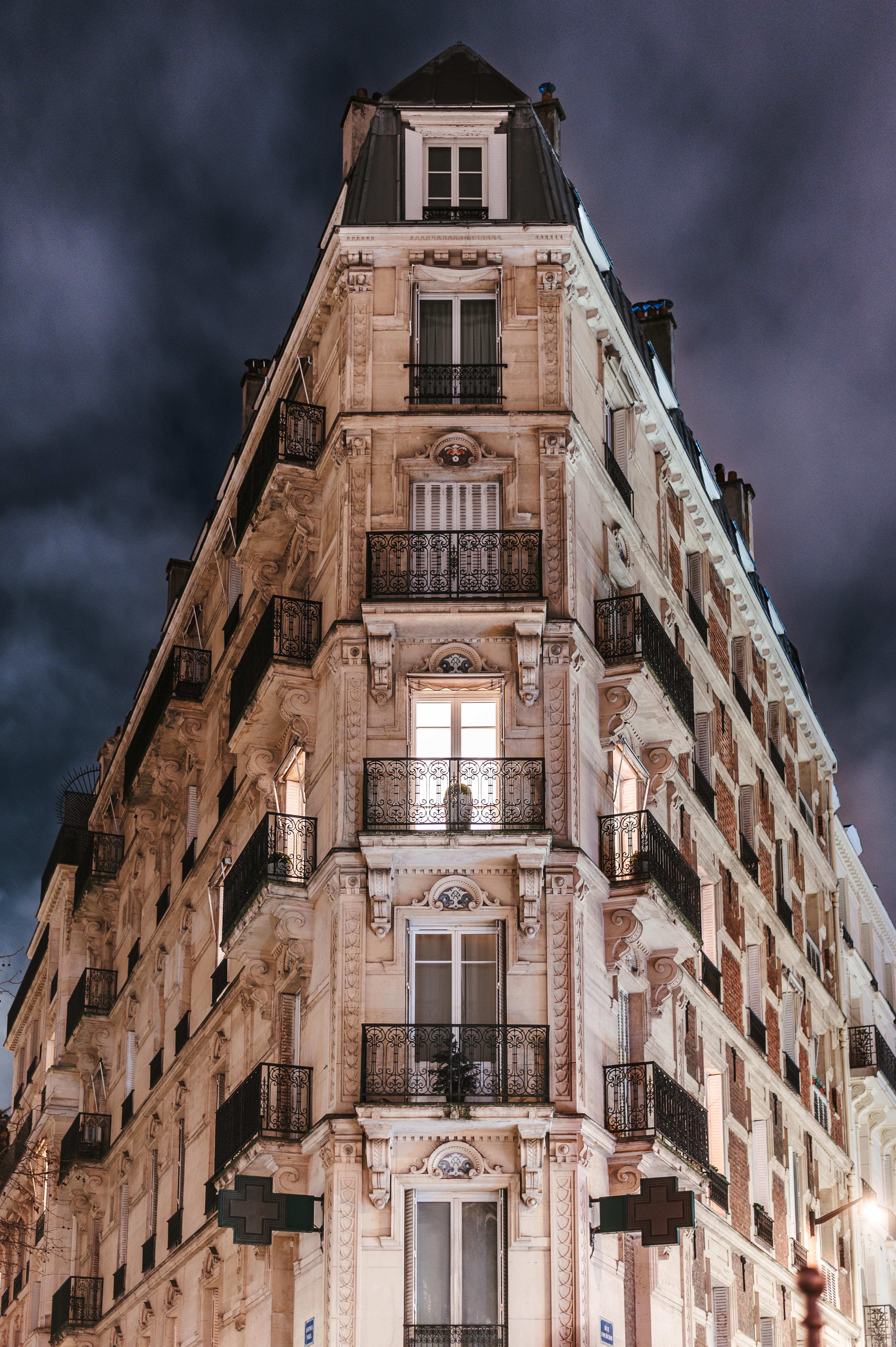Elegant Parisian Architecture at Night · Free Stock Photo