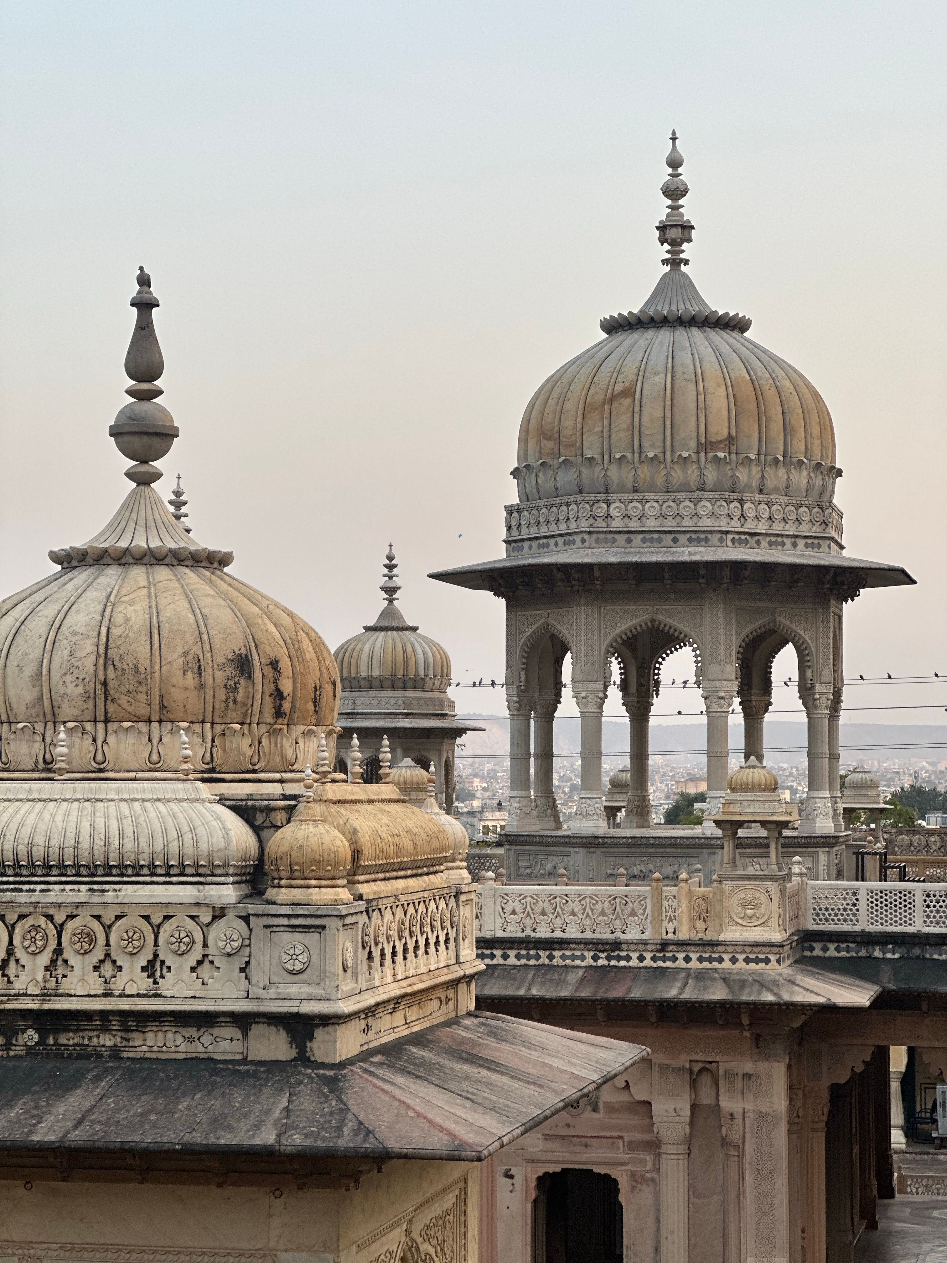 Ornate domes of historical Indian architecture · Free Stock Photo