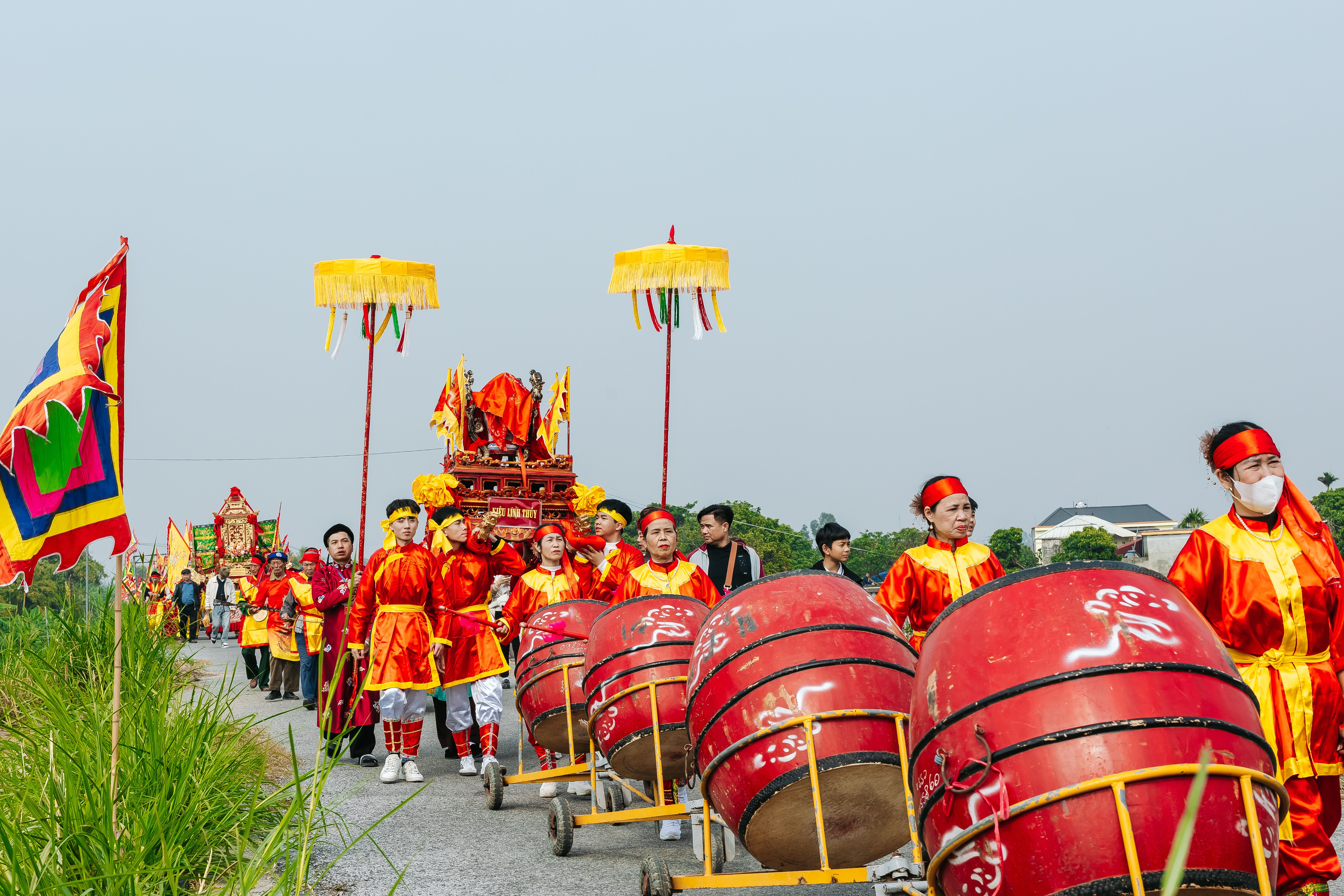 Traditional Asian Parade with Drummers and Decorations · Free Stock Photo