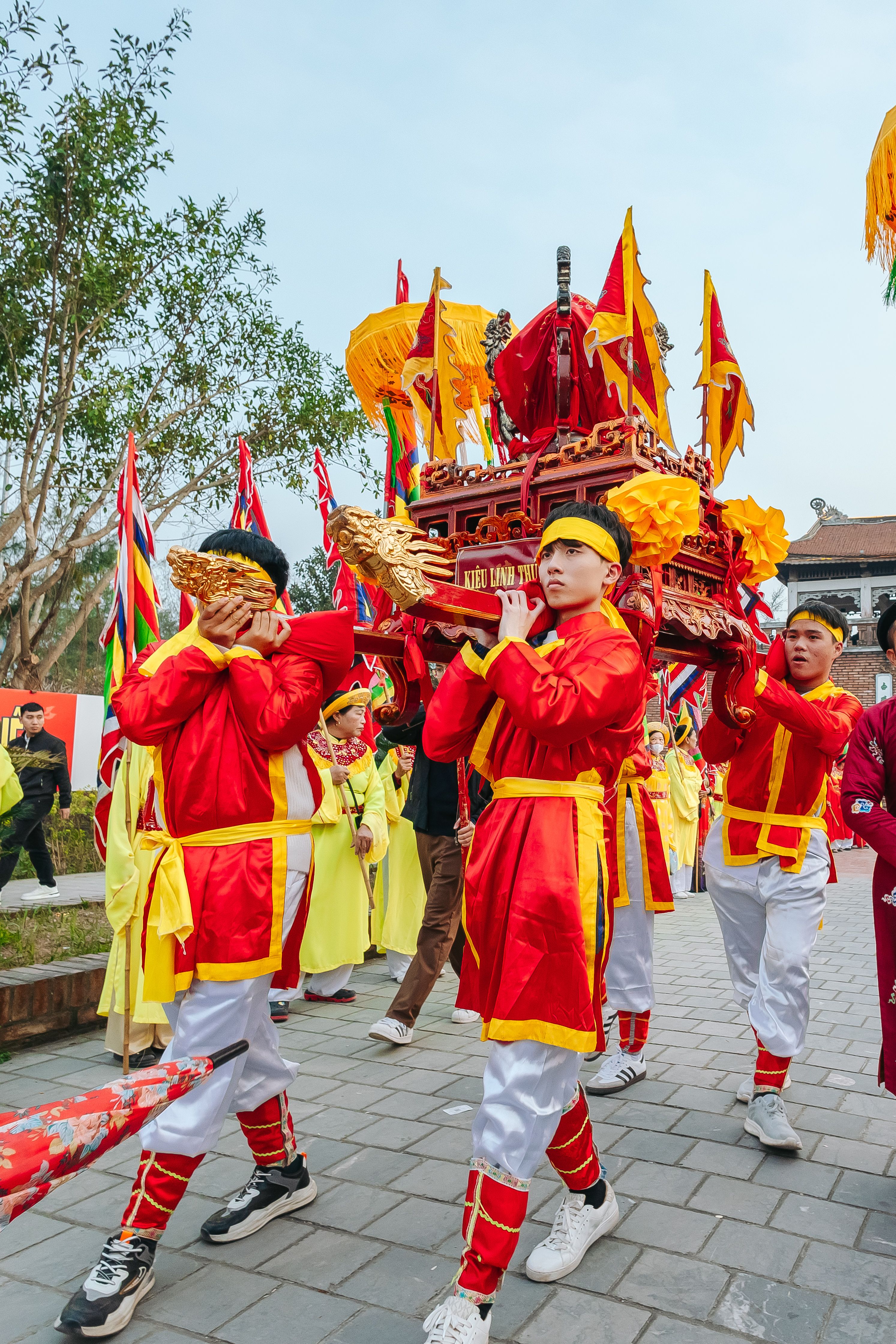 Vibrant Traditional Parade in Asian Festival · Free Stock Photo