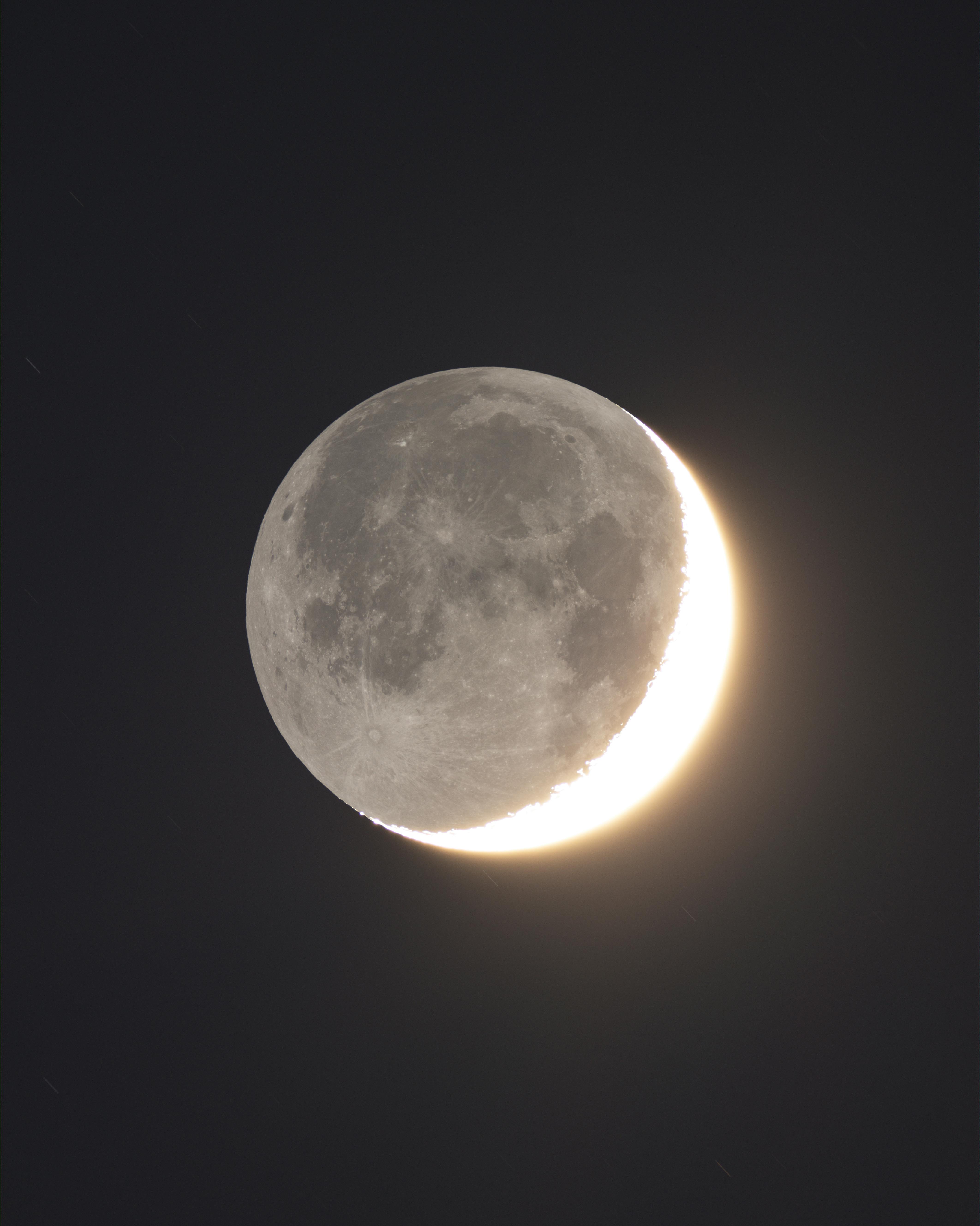 Bright Crescent Moon in Night Sky · Free Stock Photo