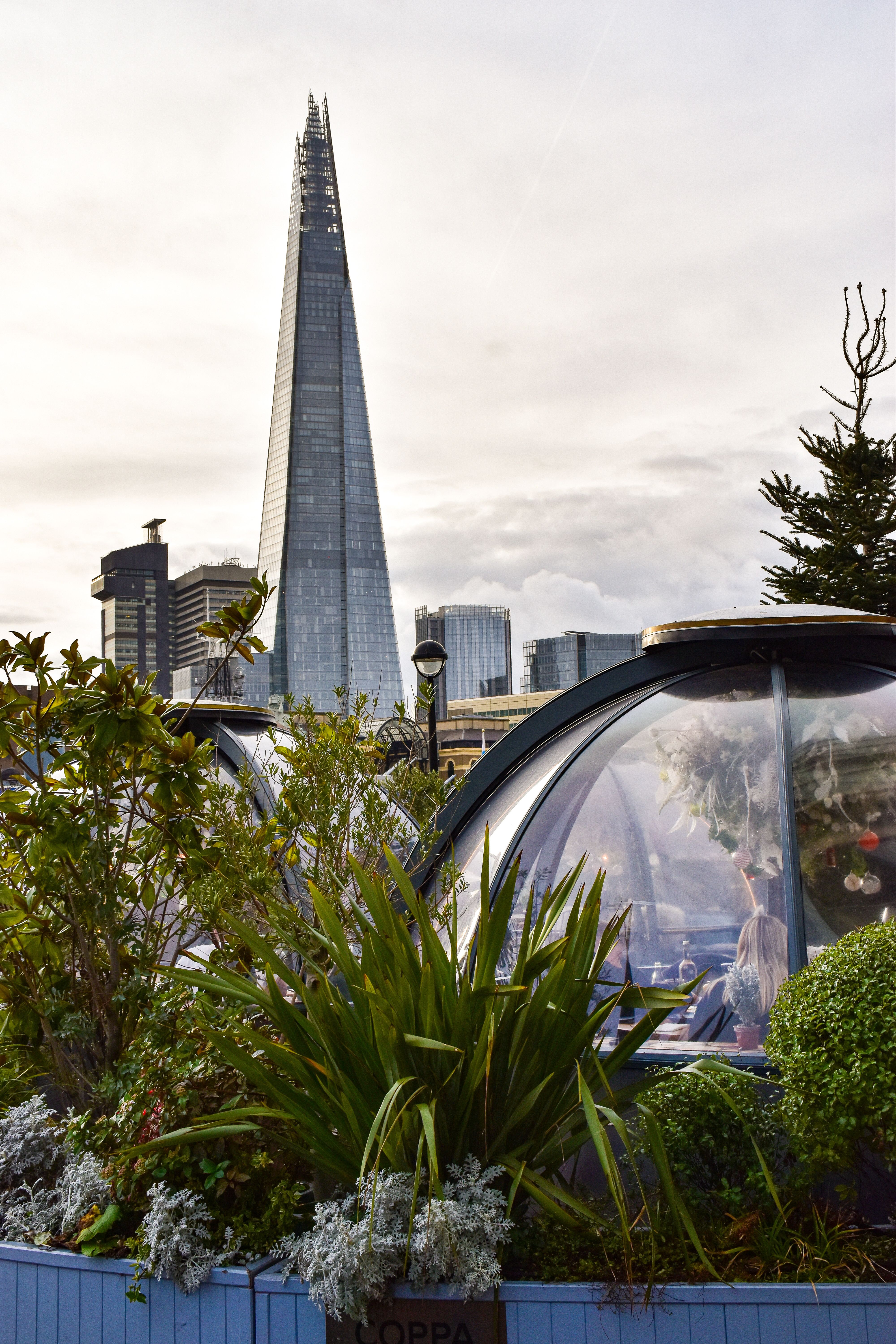 Vista Panorâmica Do Shard Em Londres Com Garden Dome · Foto ...