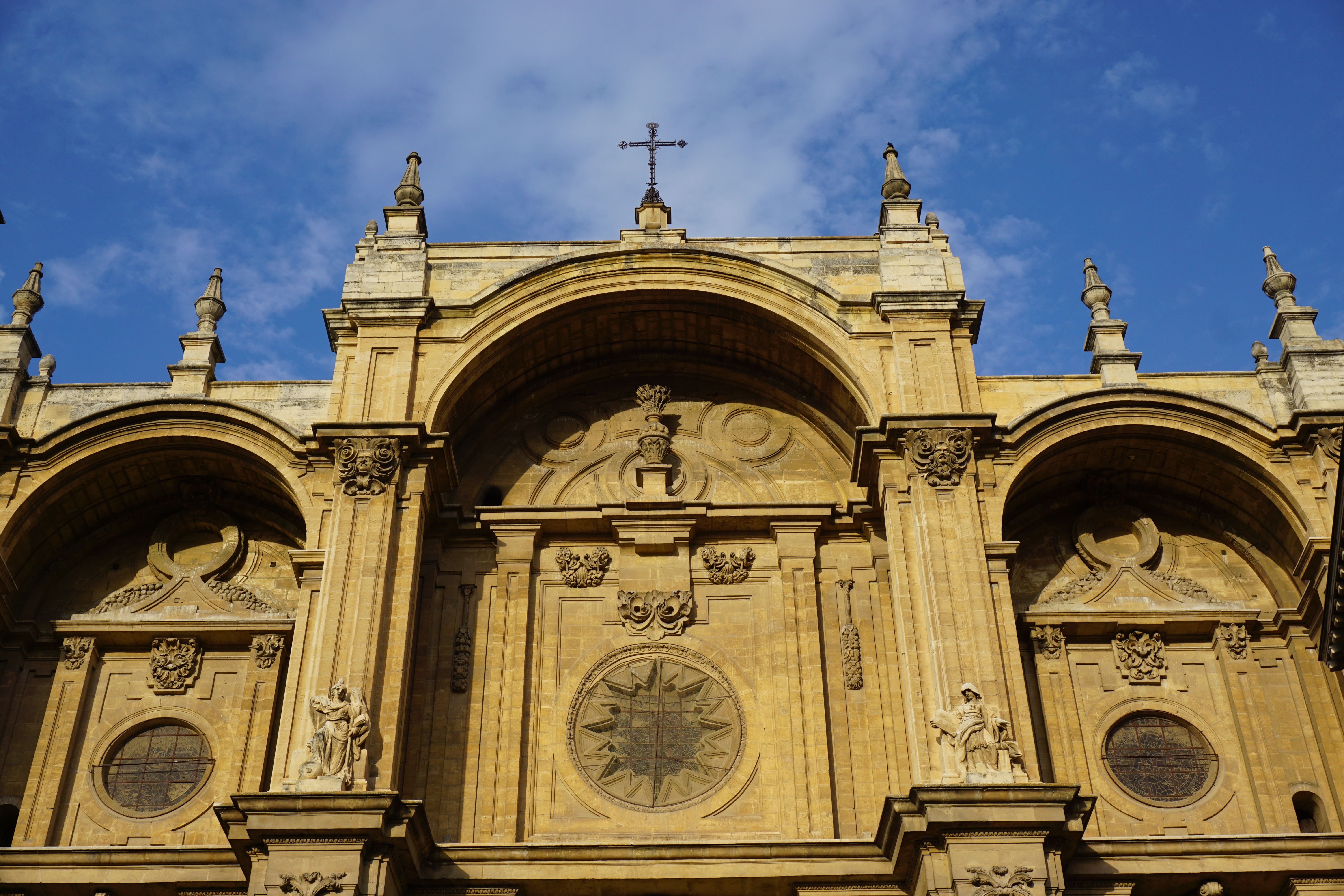 Architecture Renaissance De La Façade D'une église Historique · Photo ...