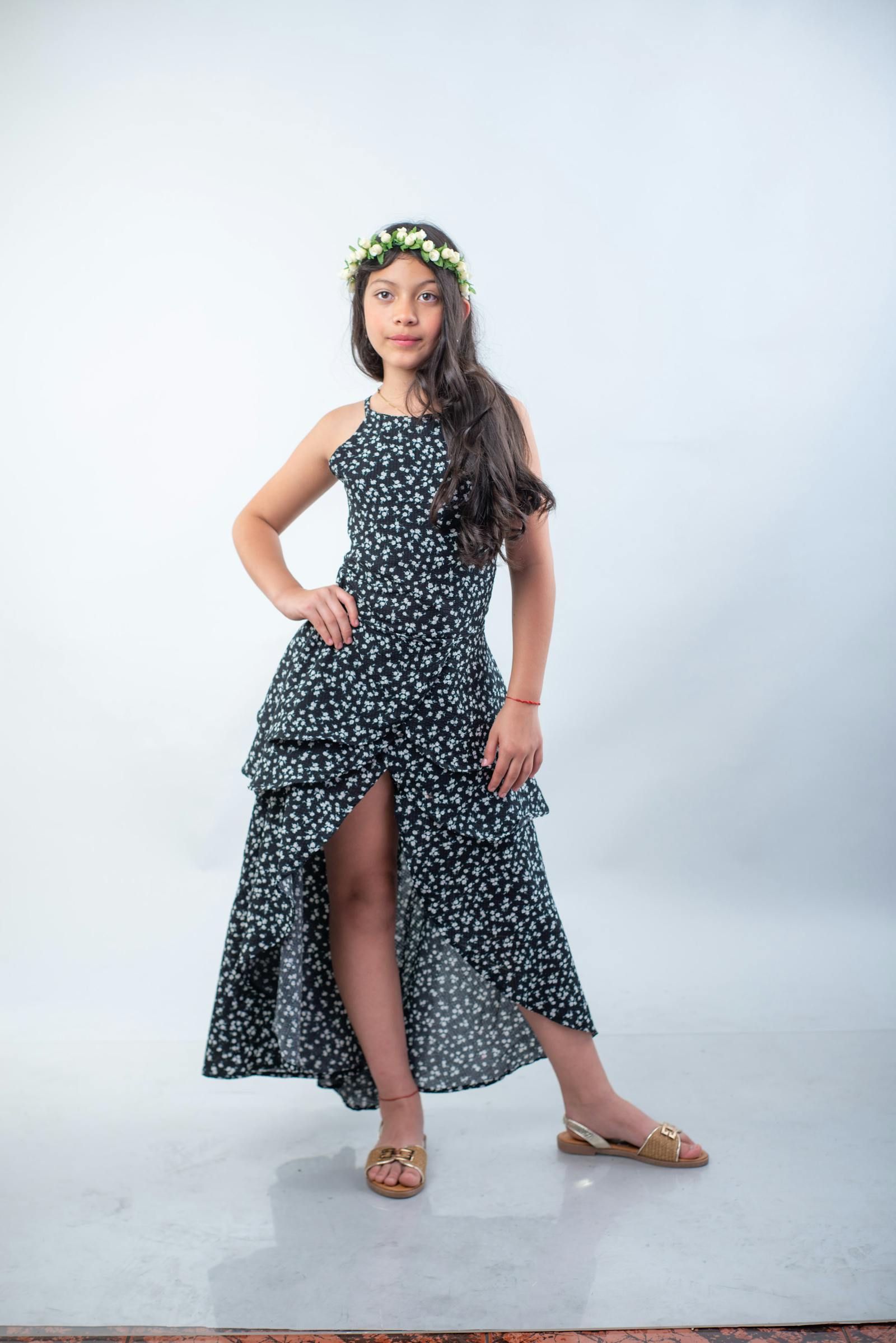 Teen Girl Feet In Sandals Photos, Download The BEST Free Teen Girl Feet ...