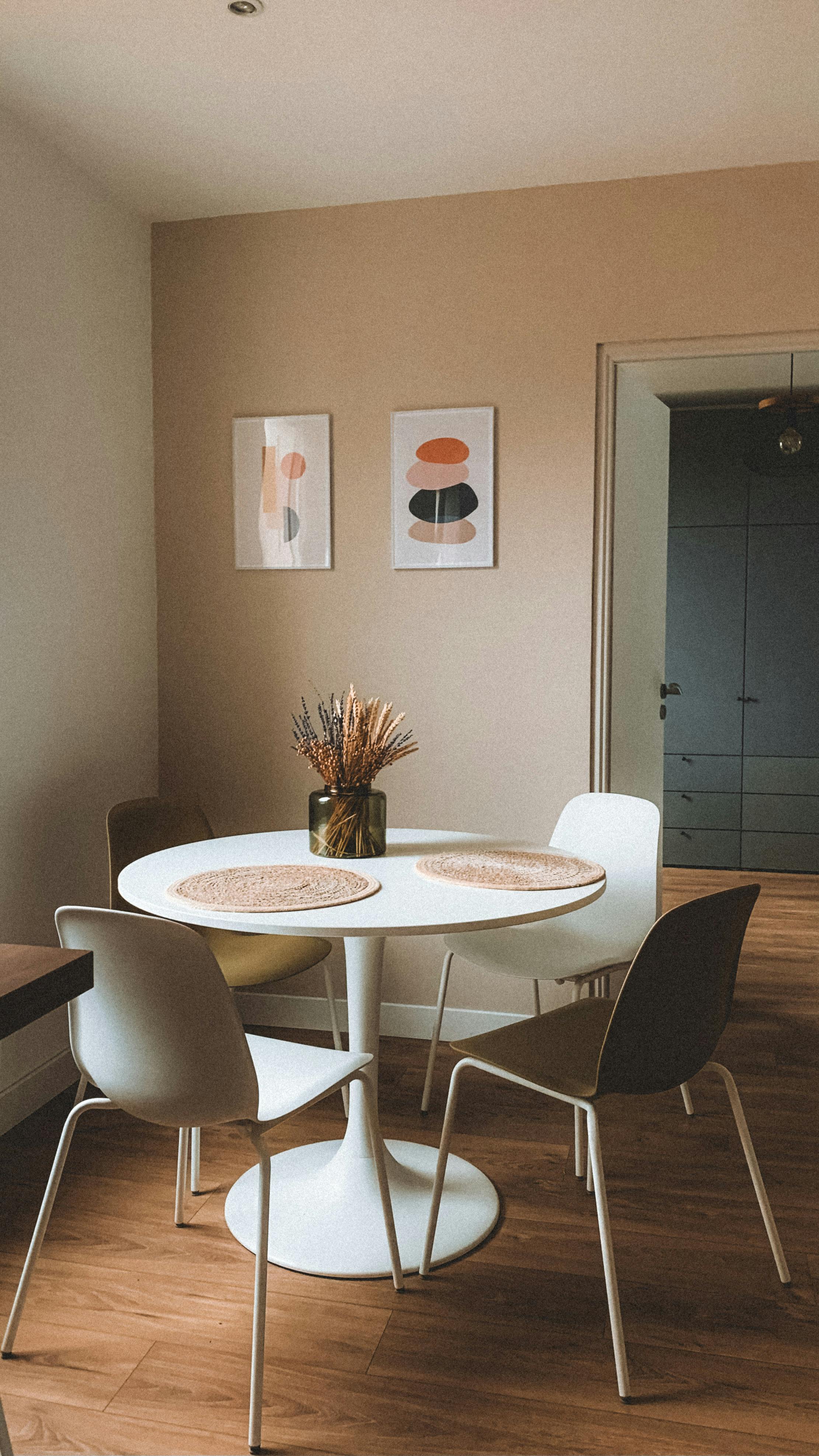 Sungle Chairs Photos, Download The BEST Free Sungle Chairs Stock Photos ...