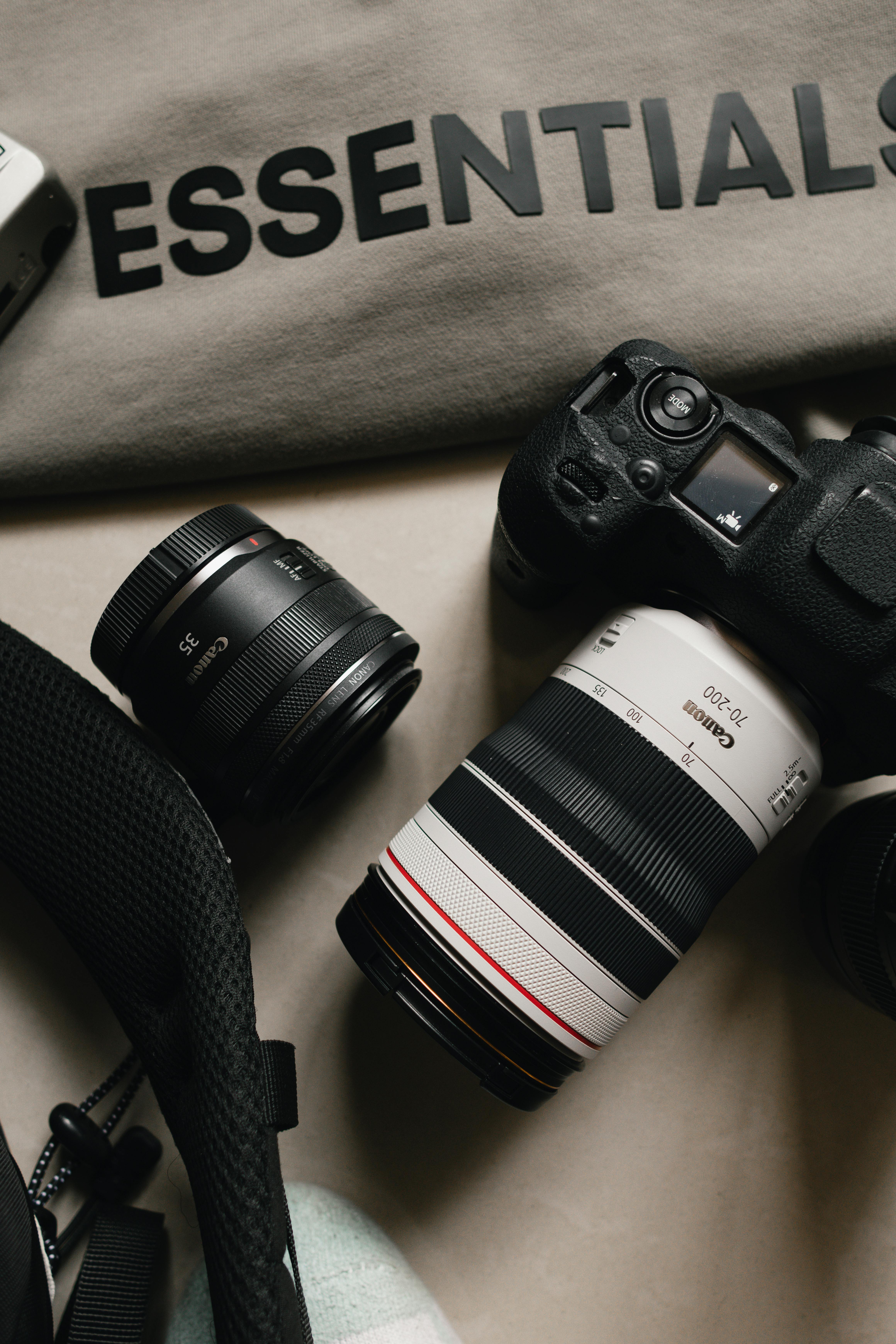 Professional Camera Gear with Canon Lenses · Free Stock Photo