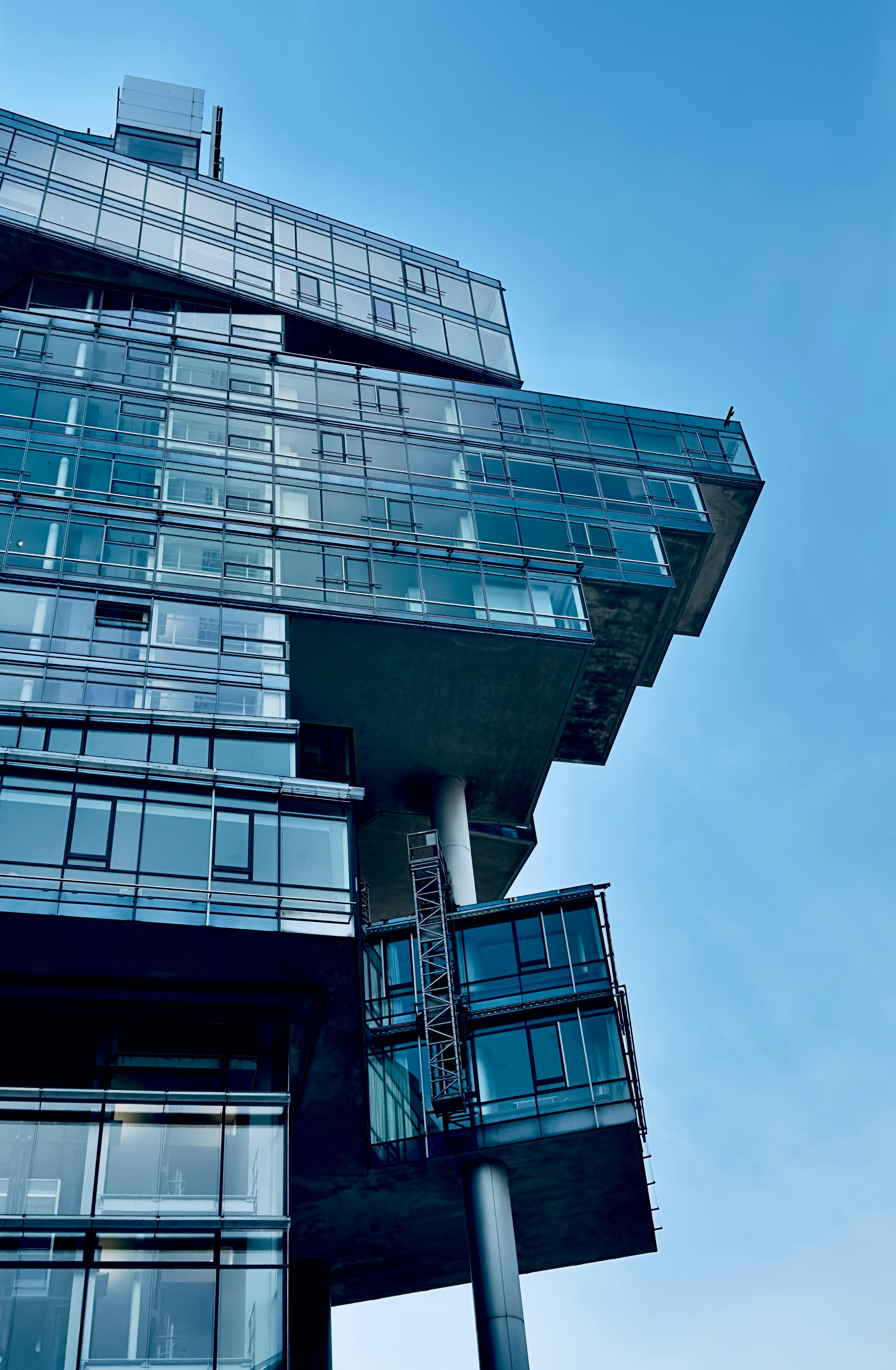 Modern Architectural Glass Building Structure · Free Stock Photo