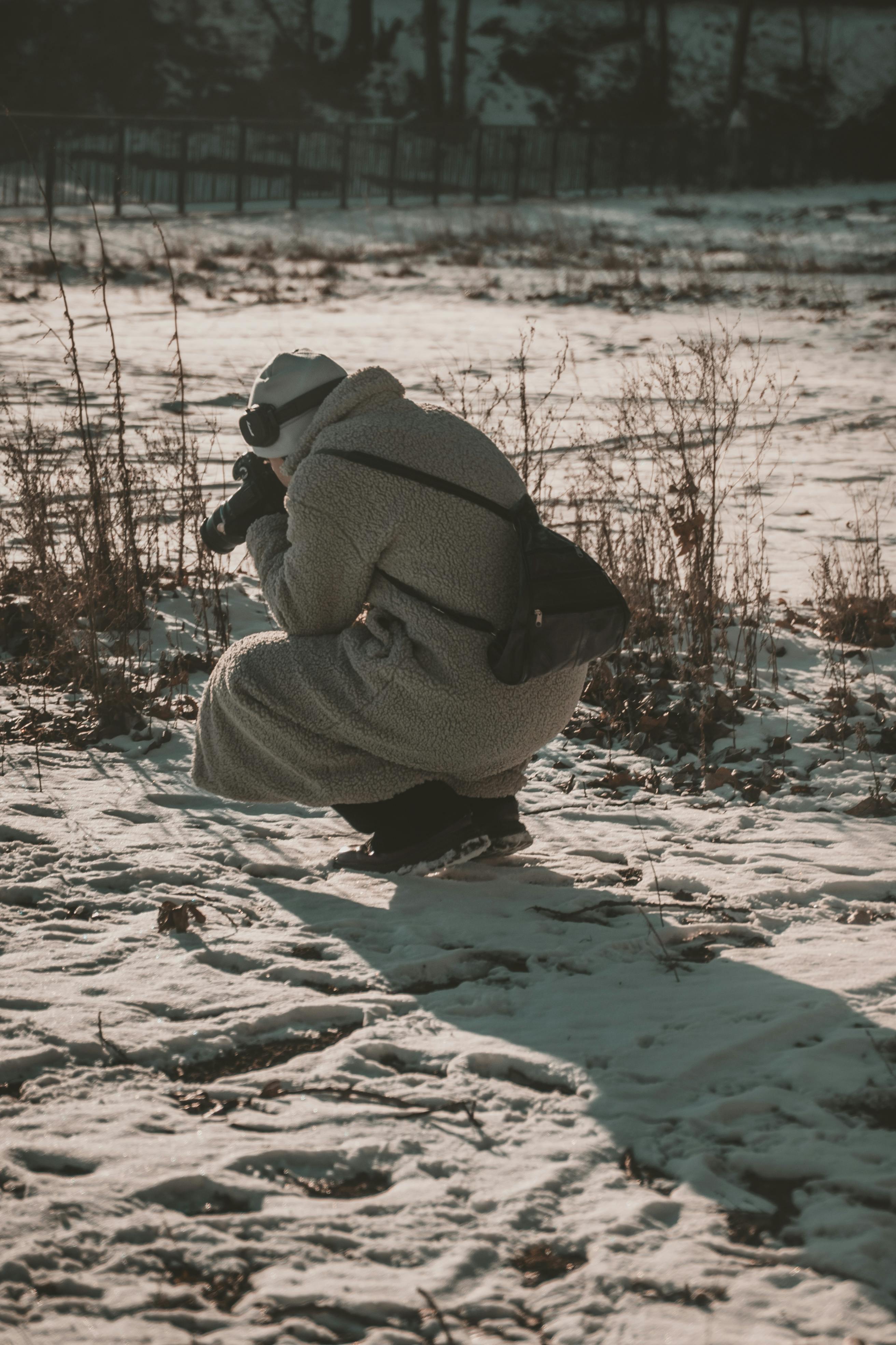 Crouching Man Silouhette Photos, Download The BEST Free Crouching Man ...