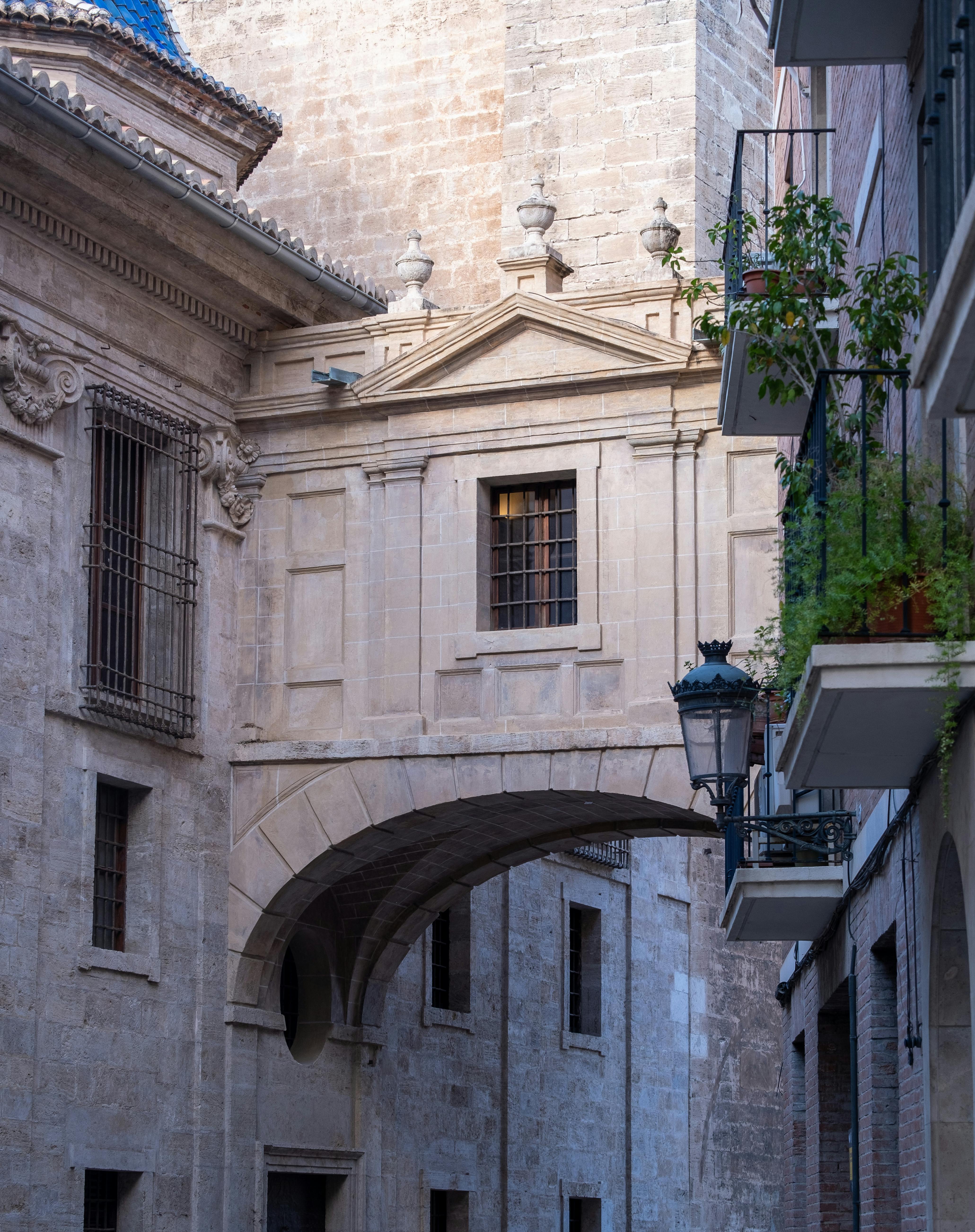 Historic Spanish Architecture with Archway · Free Stock Photo