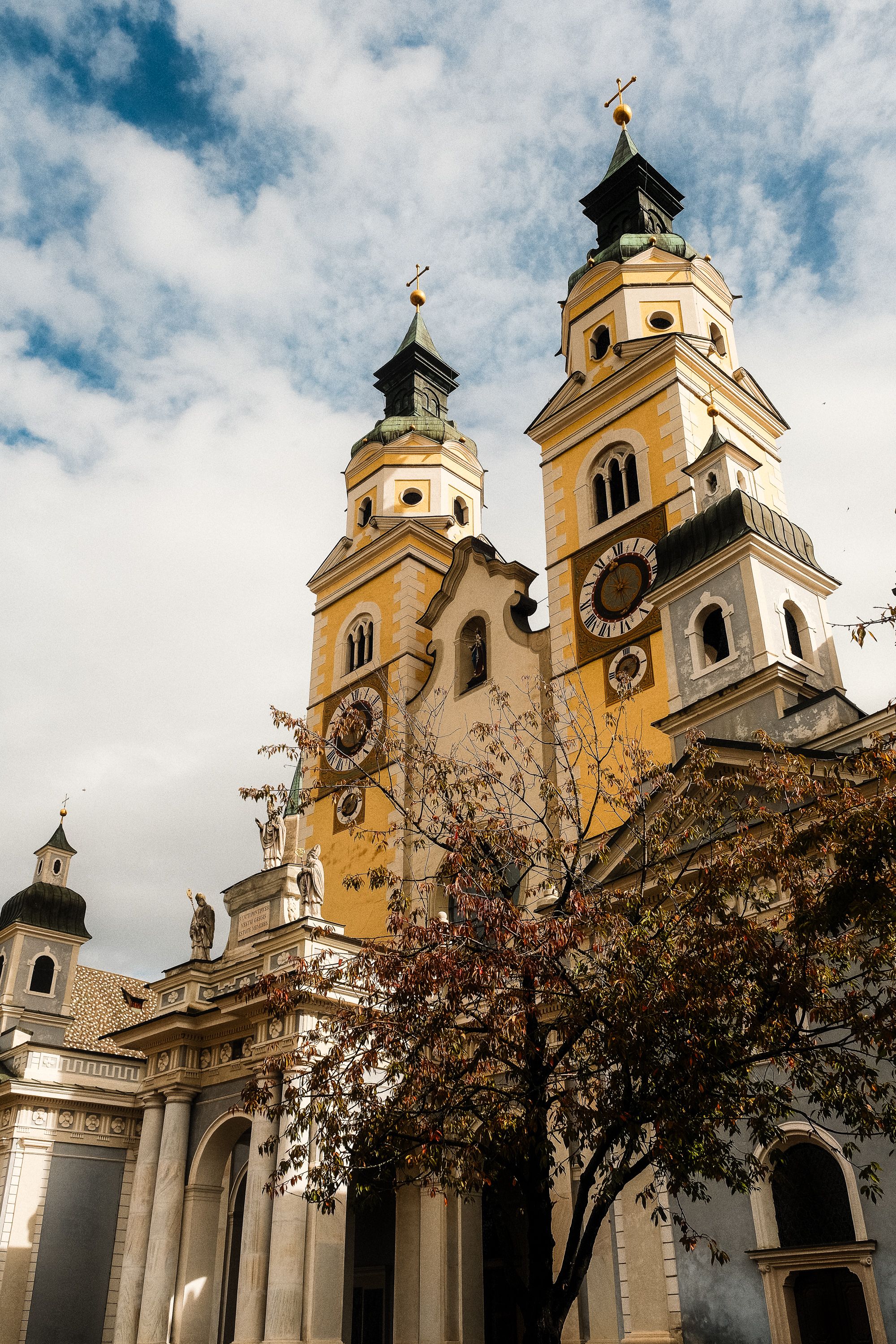 Stunning Twin Tower Church Architecture · Free Stock Photo