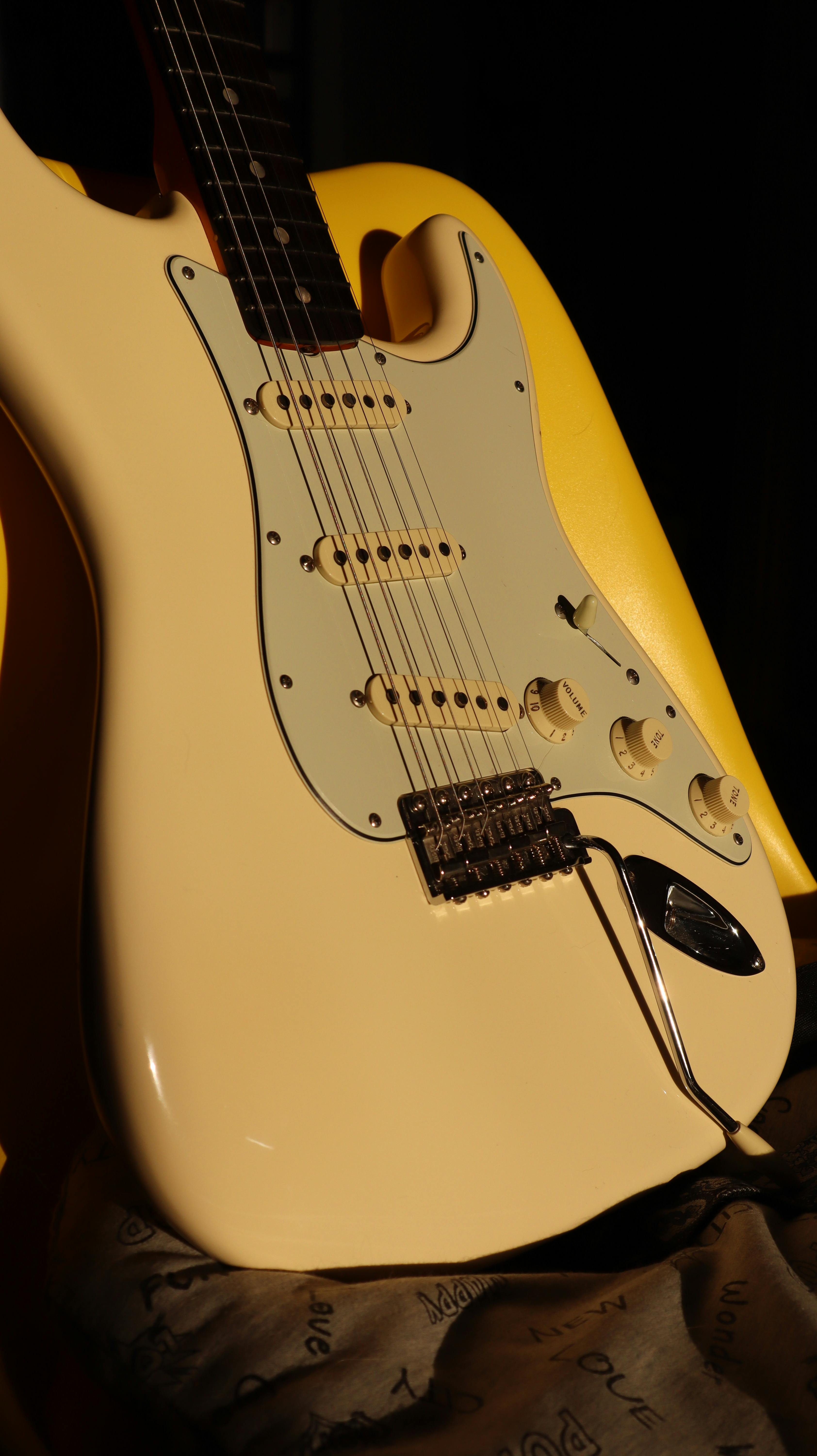 Fender Stratocaster Electric Guitar Photos, Download The BEST Free ...