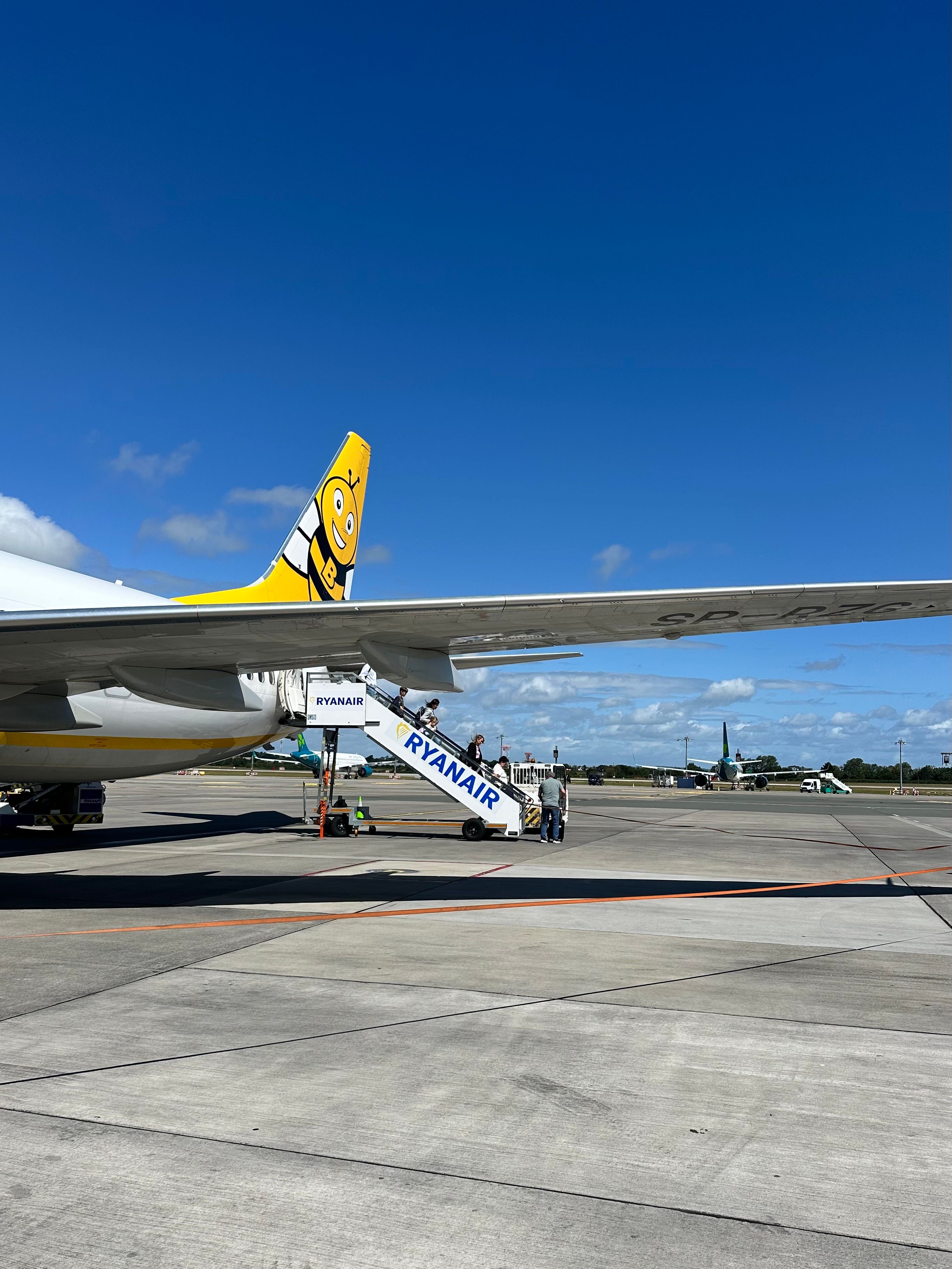 Airport Ramp Photos, Download The BEST Free Airport Ramp Stock Photos ...