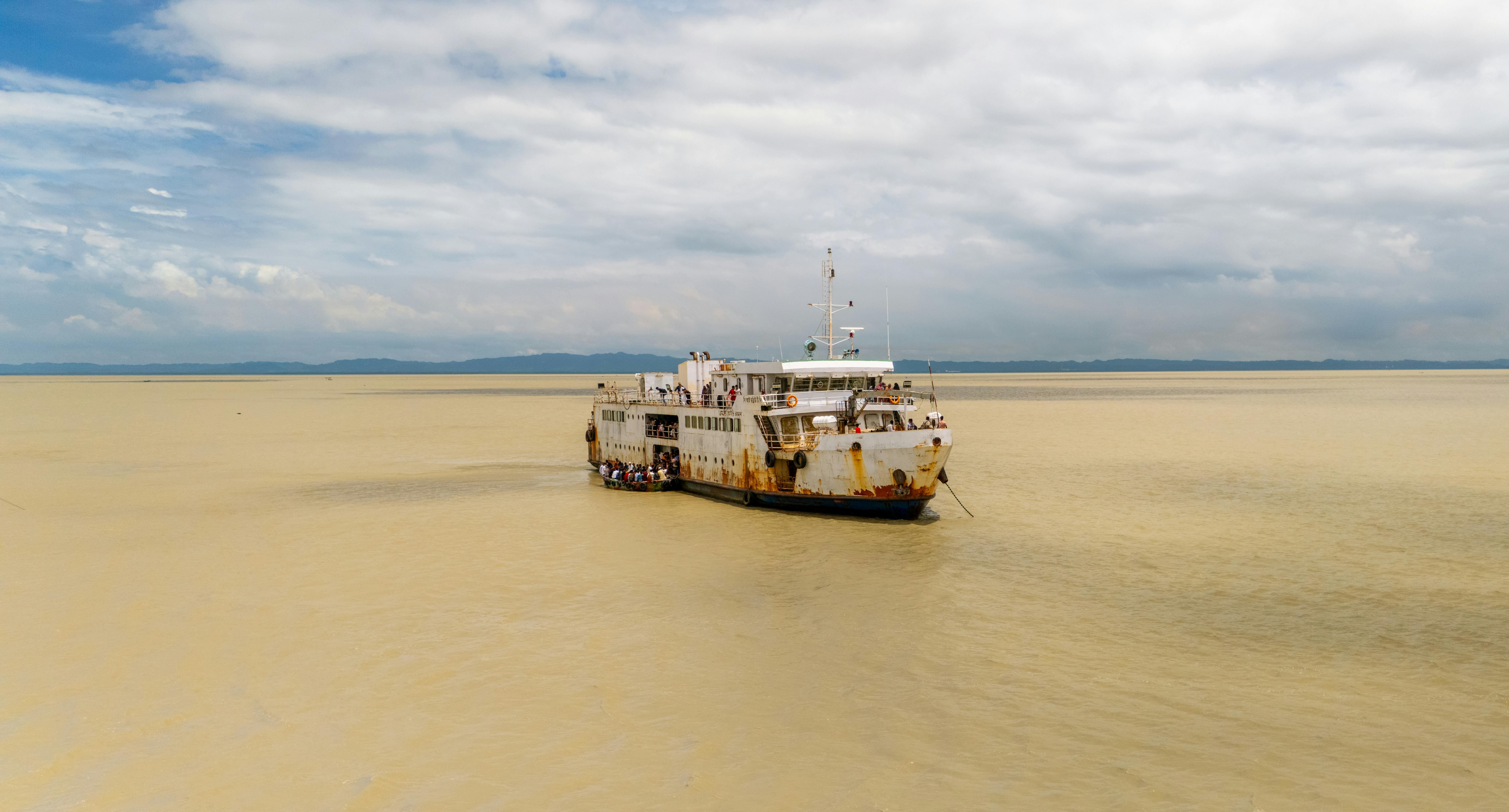Passenger Ferry on the Bangladeshi Waters · Free Stock Photo
