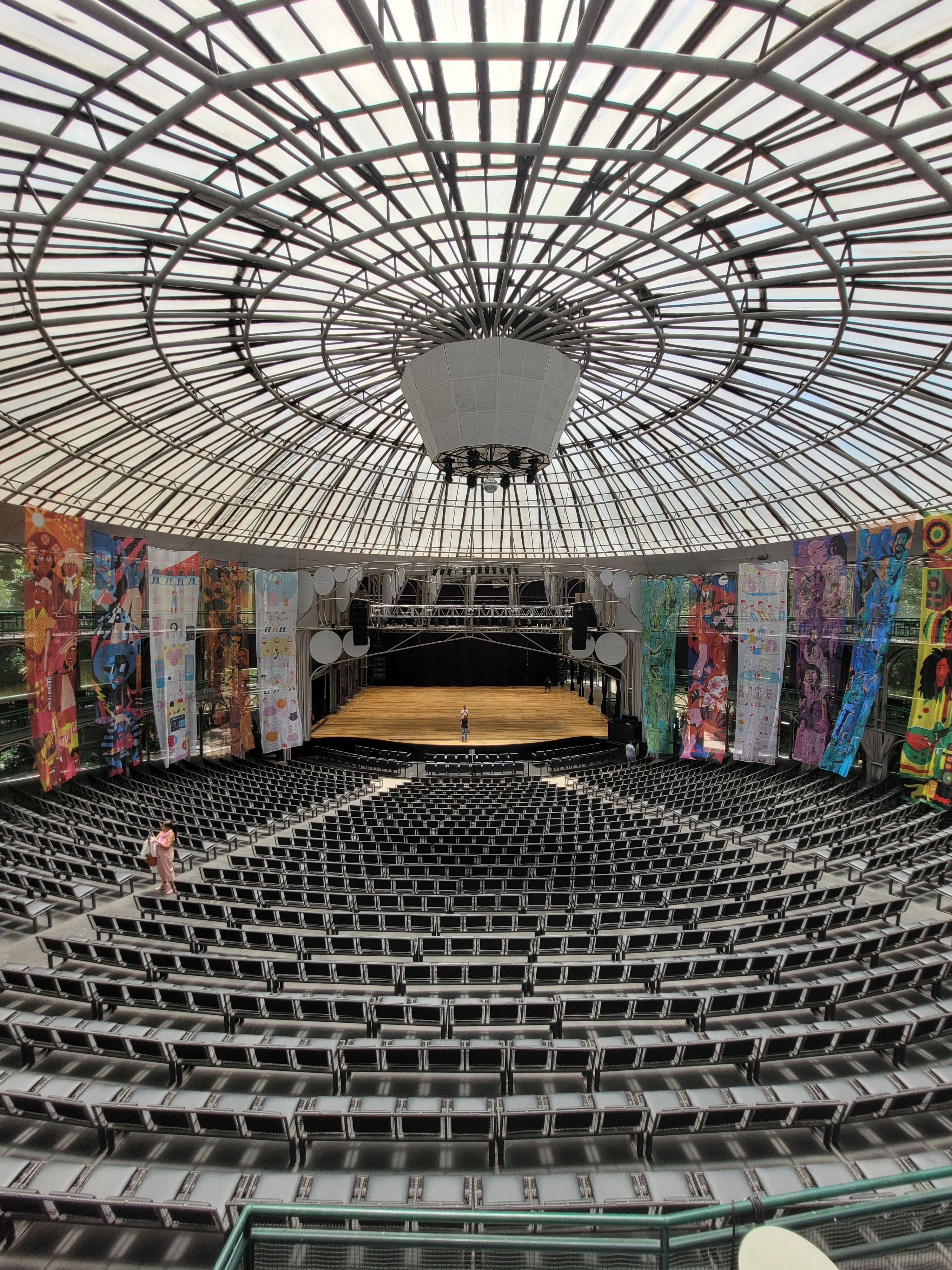 Modern Dome-Shaped Concert Hall Interior · Free Stock Photo