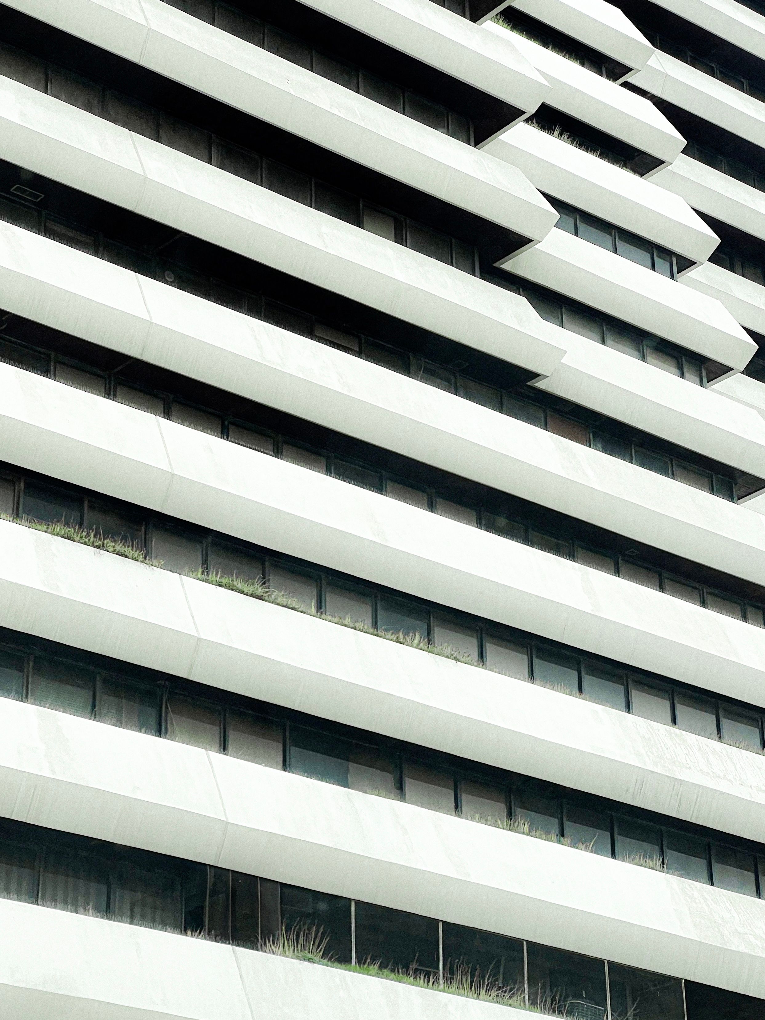 Modern Architectural Facade in Amman, Jordan · Free Stock Photo