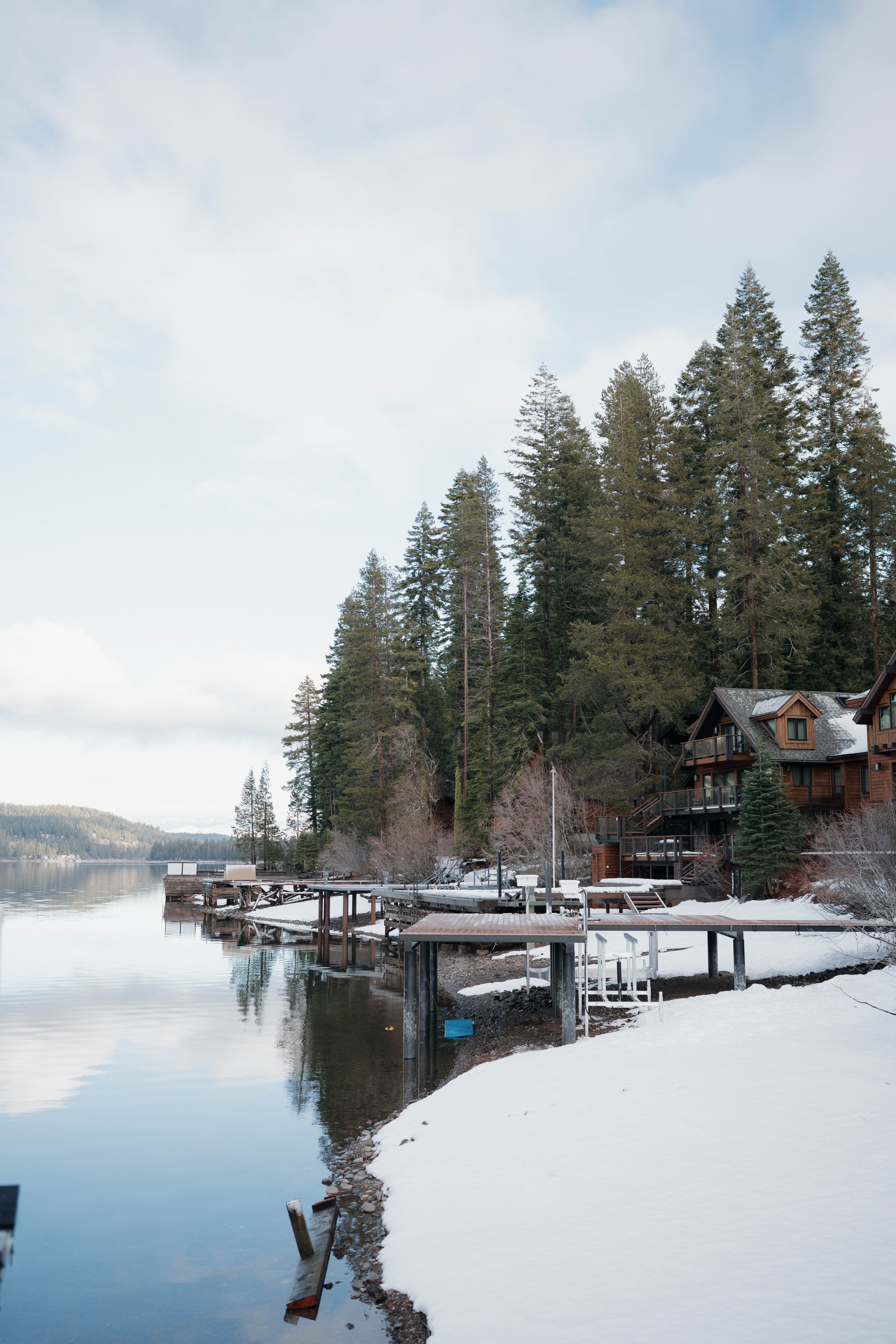 Snowy Winter Scene at Donner Lake in Truckee · Free Stock Photo