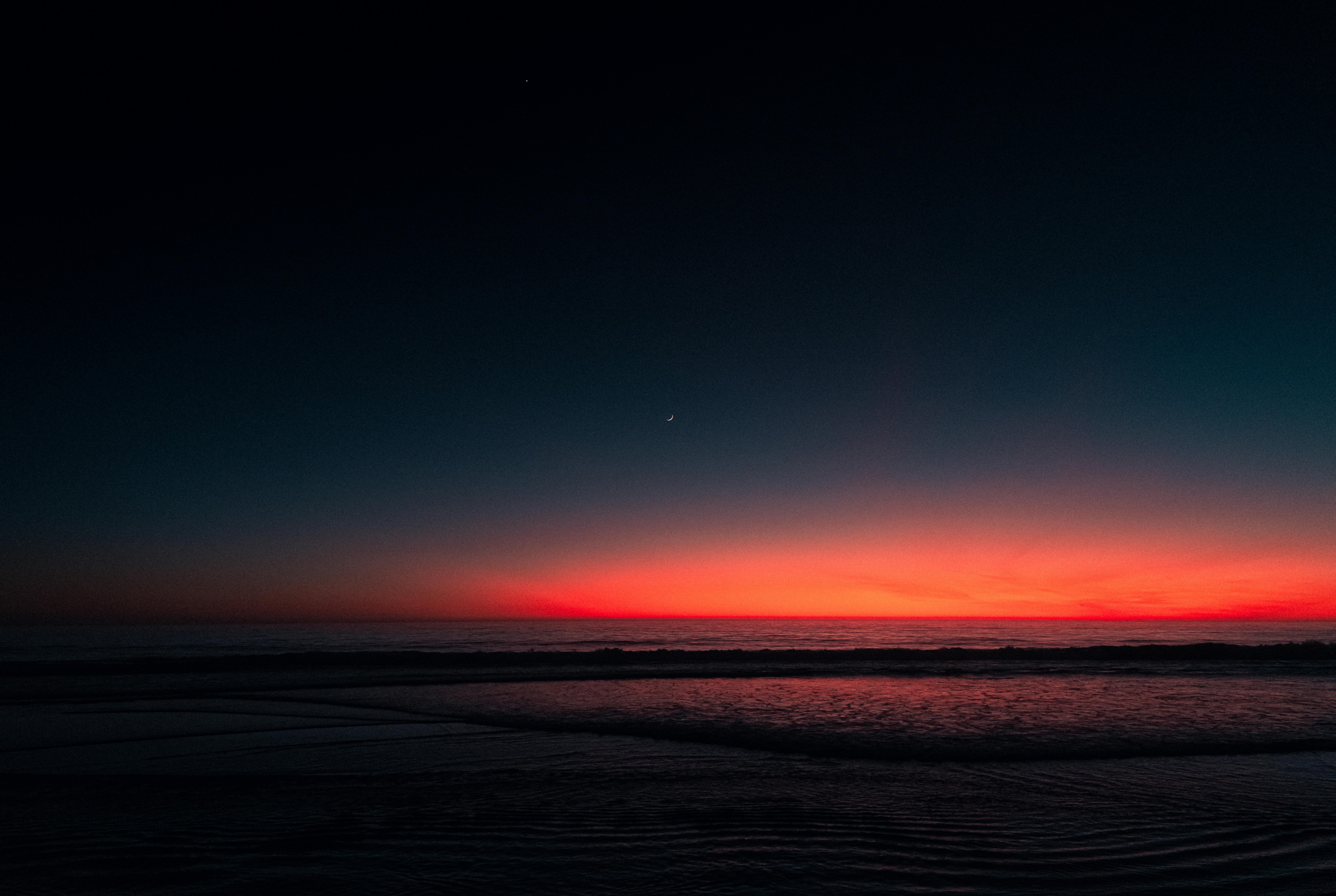 Dramatic Ocean Sunset with Twilight Sky · Free Stock Photo