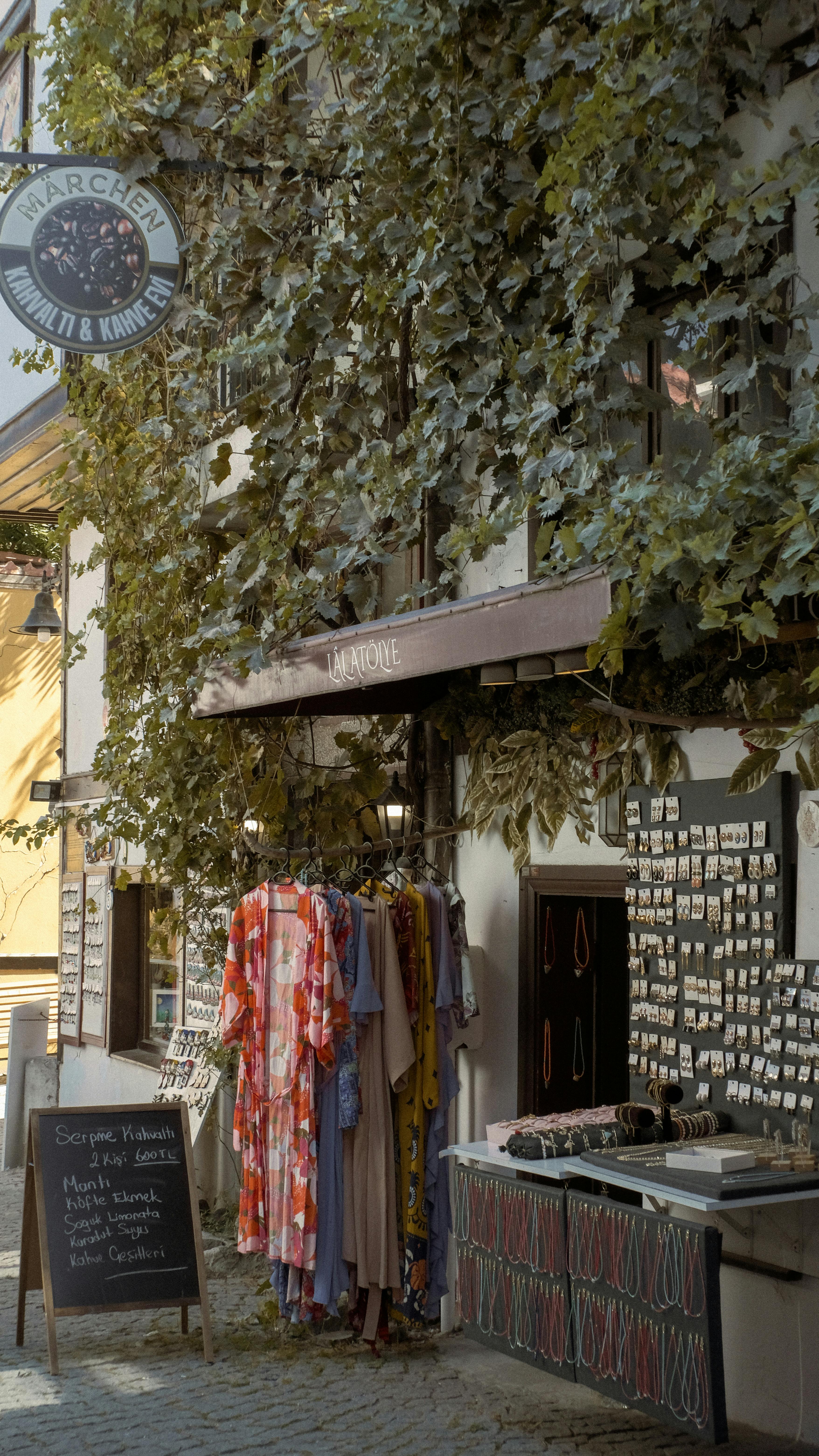 Clothes Storefront Photos, Download The BEST Free Clothes Storefront ...