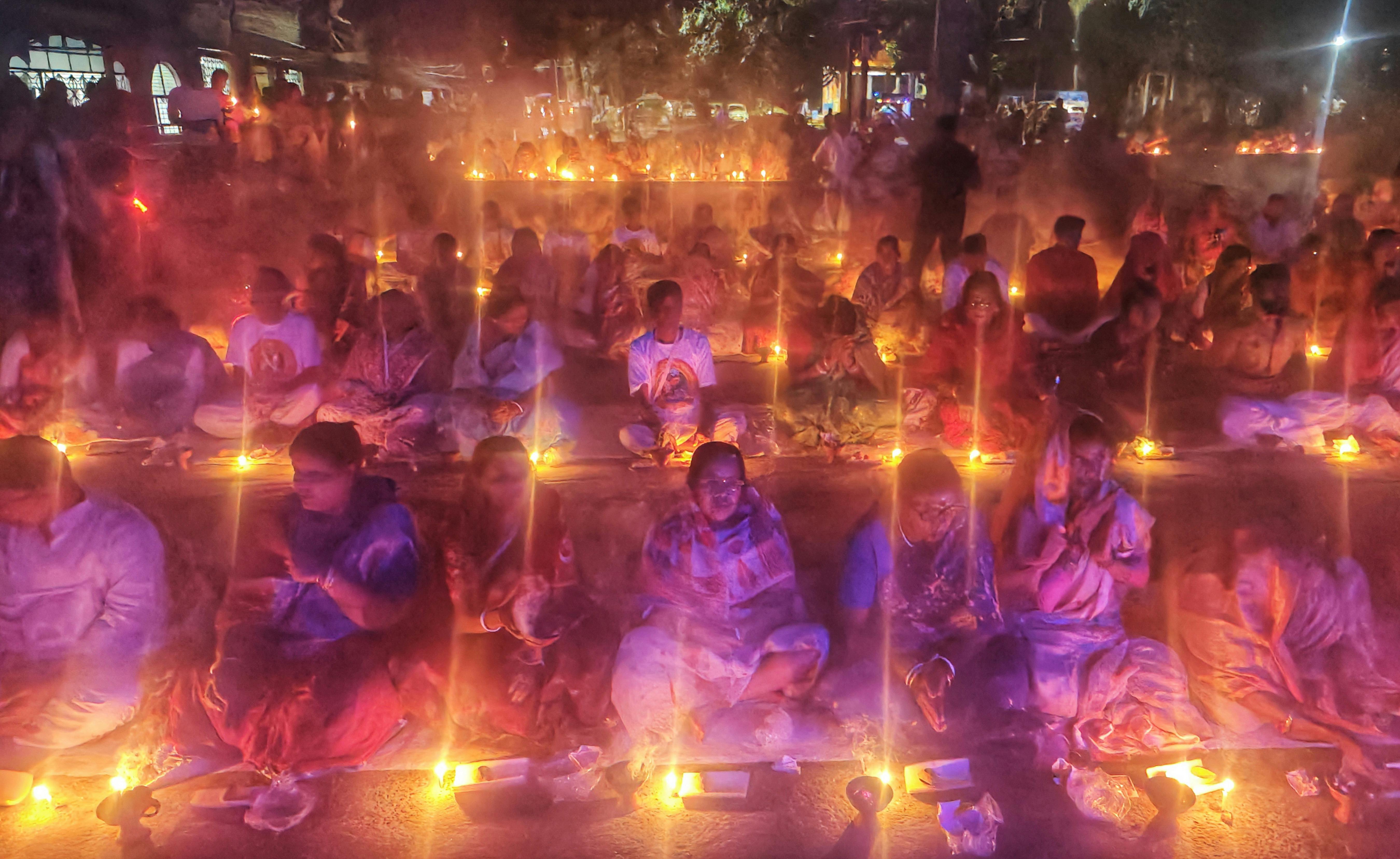 Nighttime Religious Rituals in Kachua, India · Free Stock Photo
