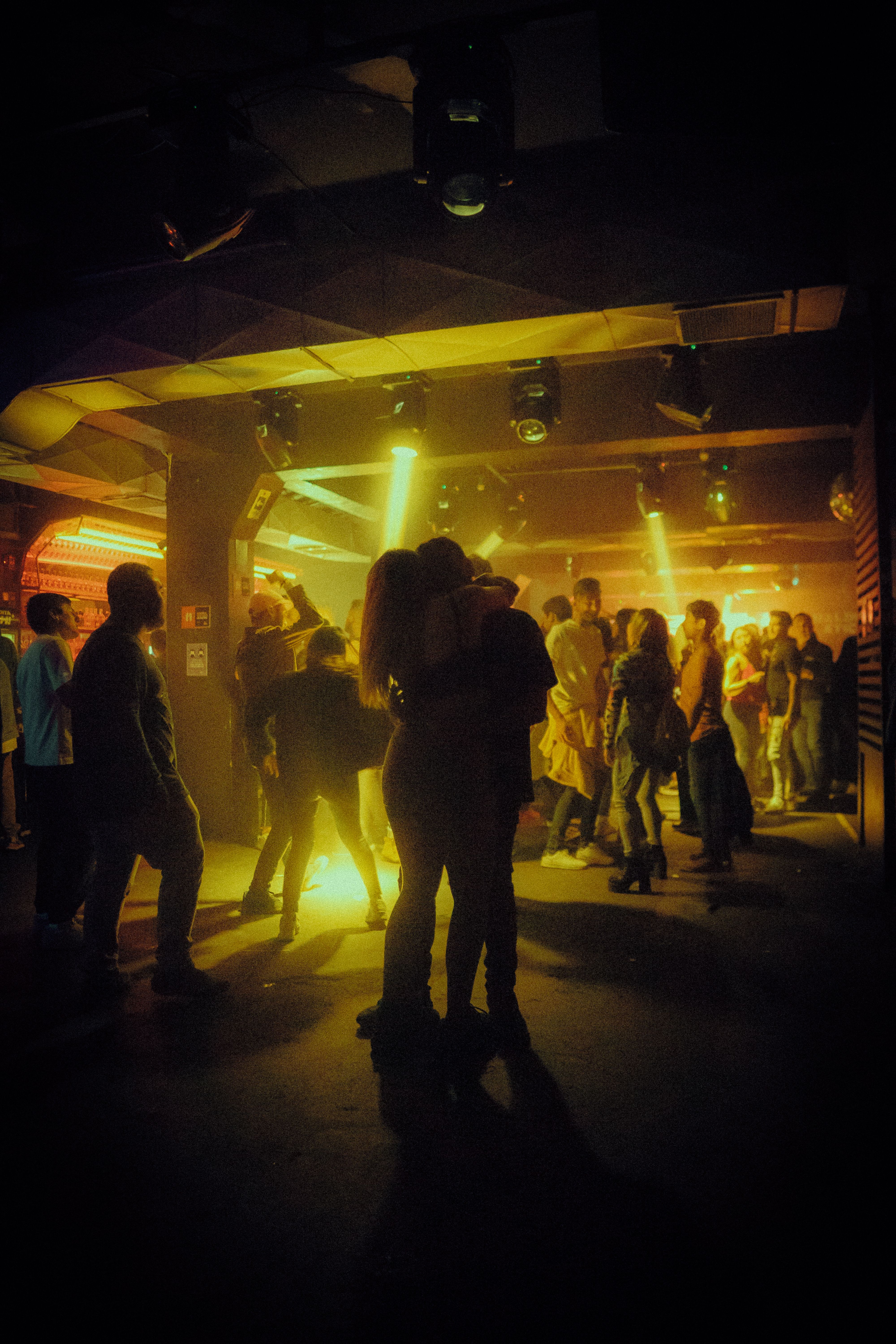 Romantic Dance at a Vibrant Club in Chile · Free Stock Photo