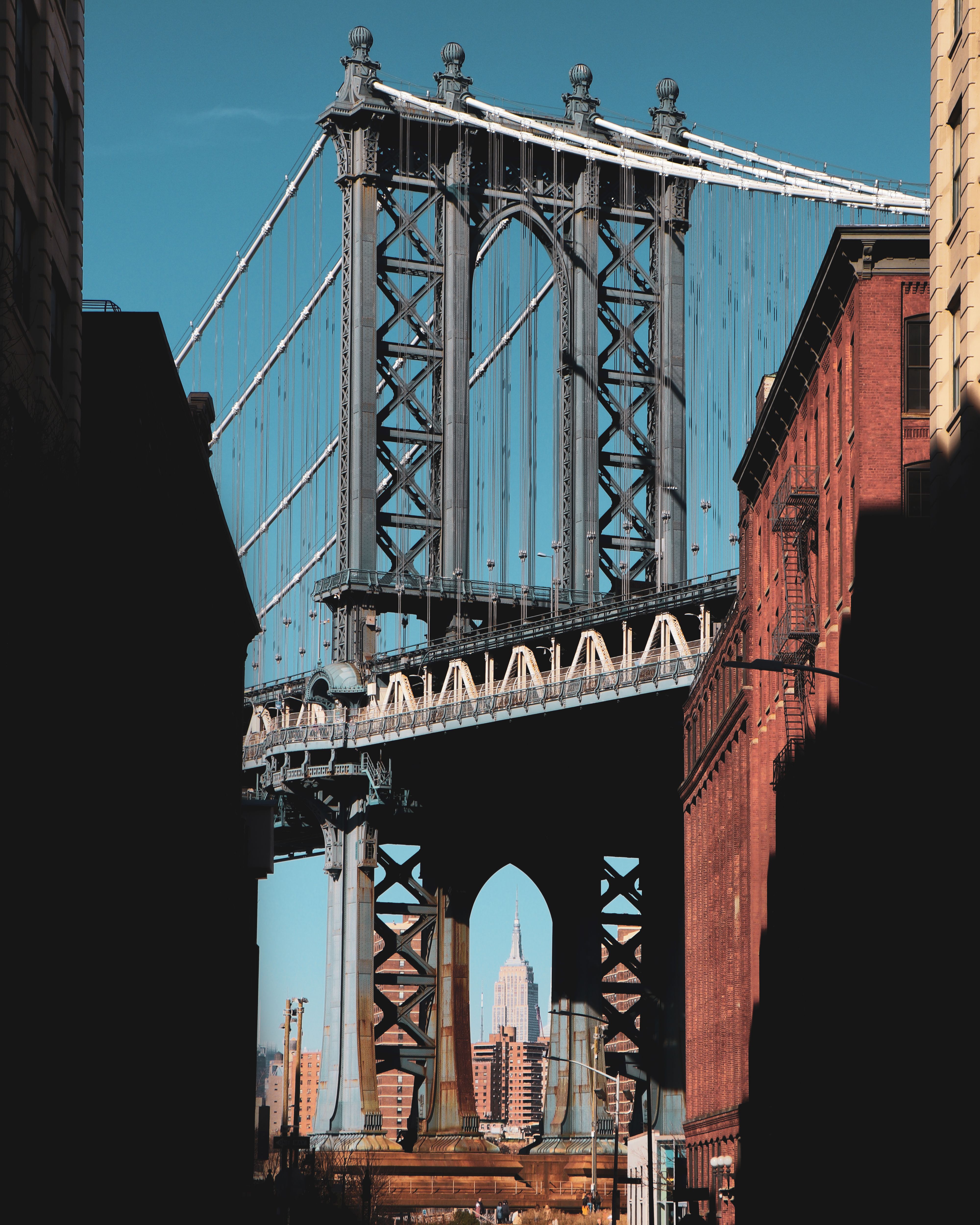Espectacular Vista Del Empire State Desde El Puente De Manhattan · Foto ...