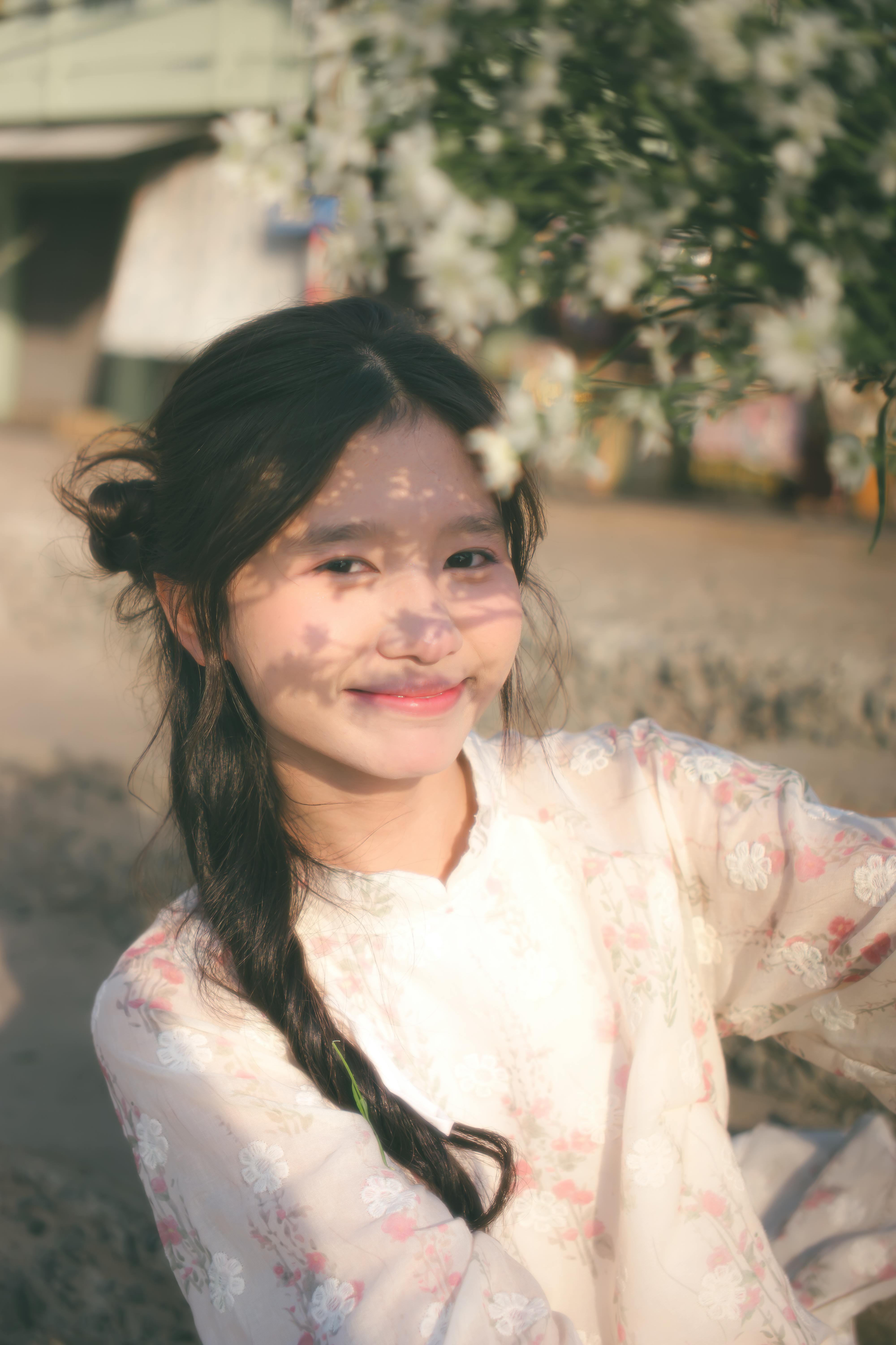 Happy Thoughtful Hotelier Photos, Download The BEST Free Happy ...