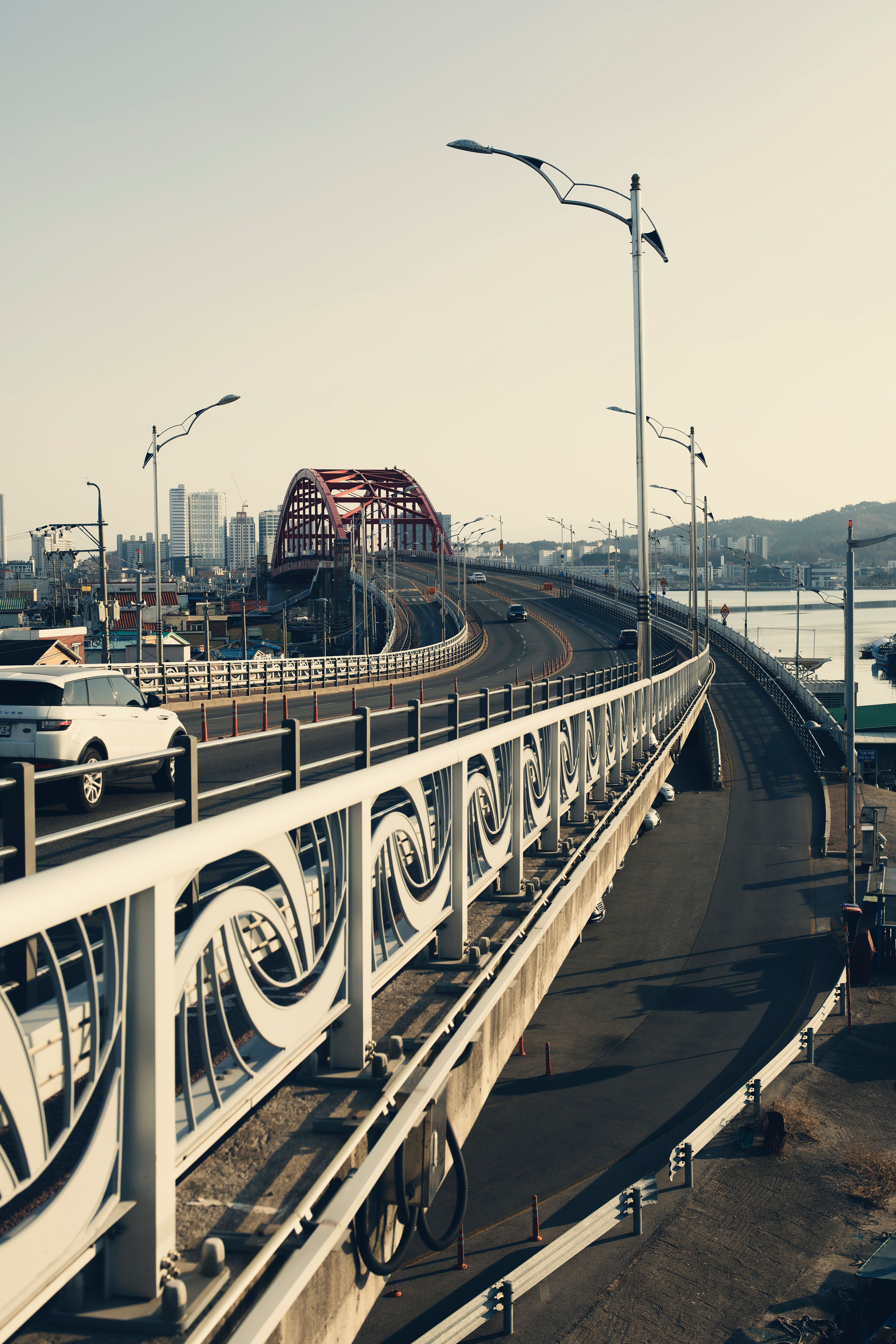 Stylish Urban Bridge with Modern Architecture · Free Stock Photo