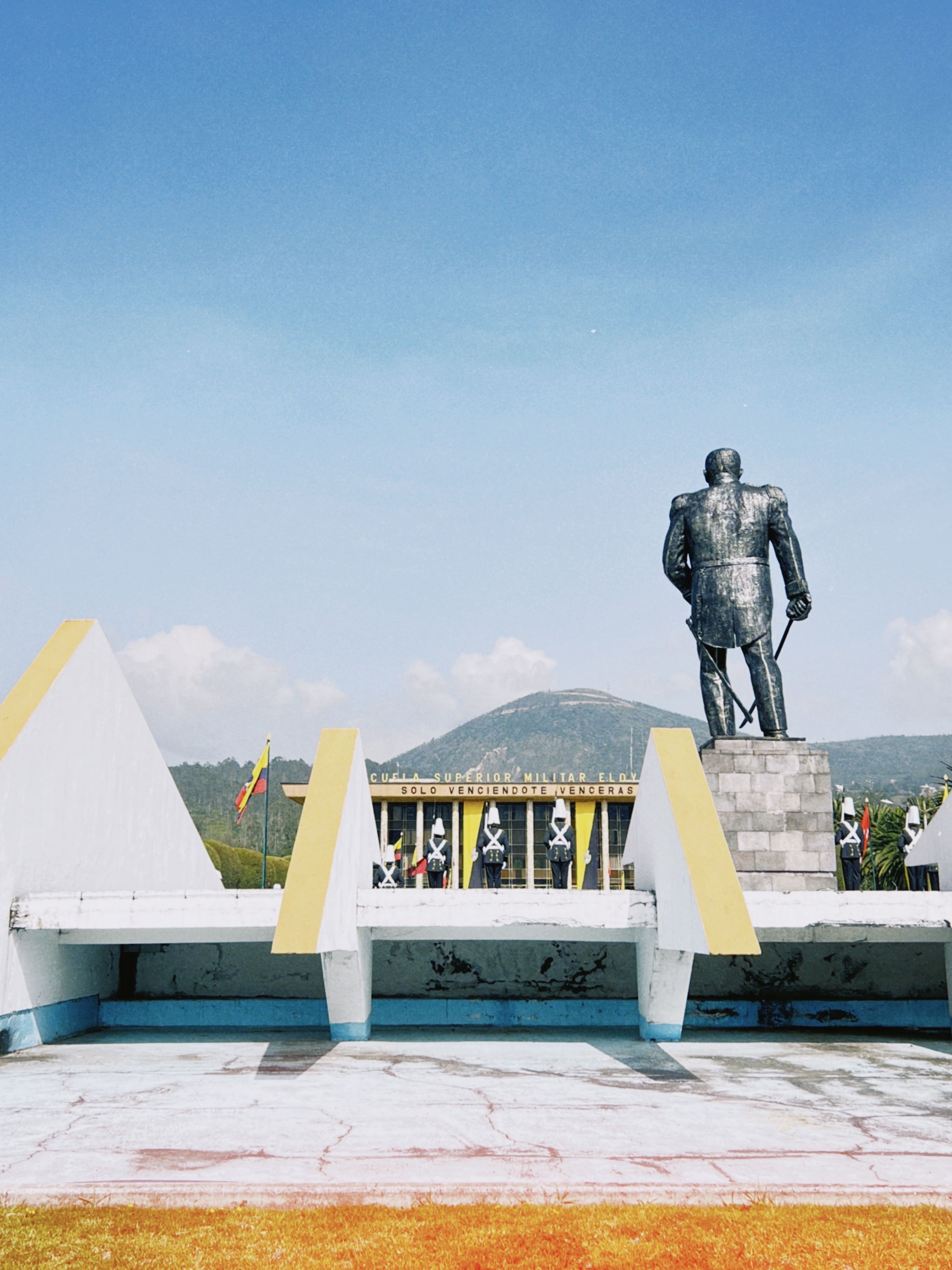 Statue and Monument with Mountain Backdrop · Free Stock Photo