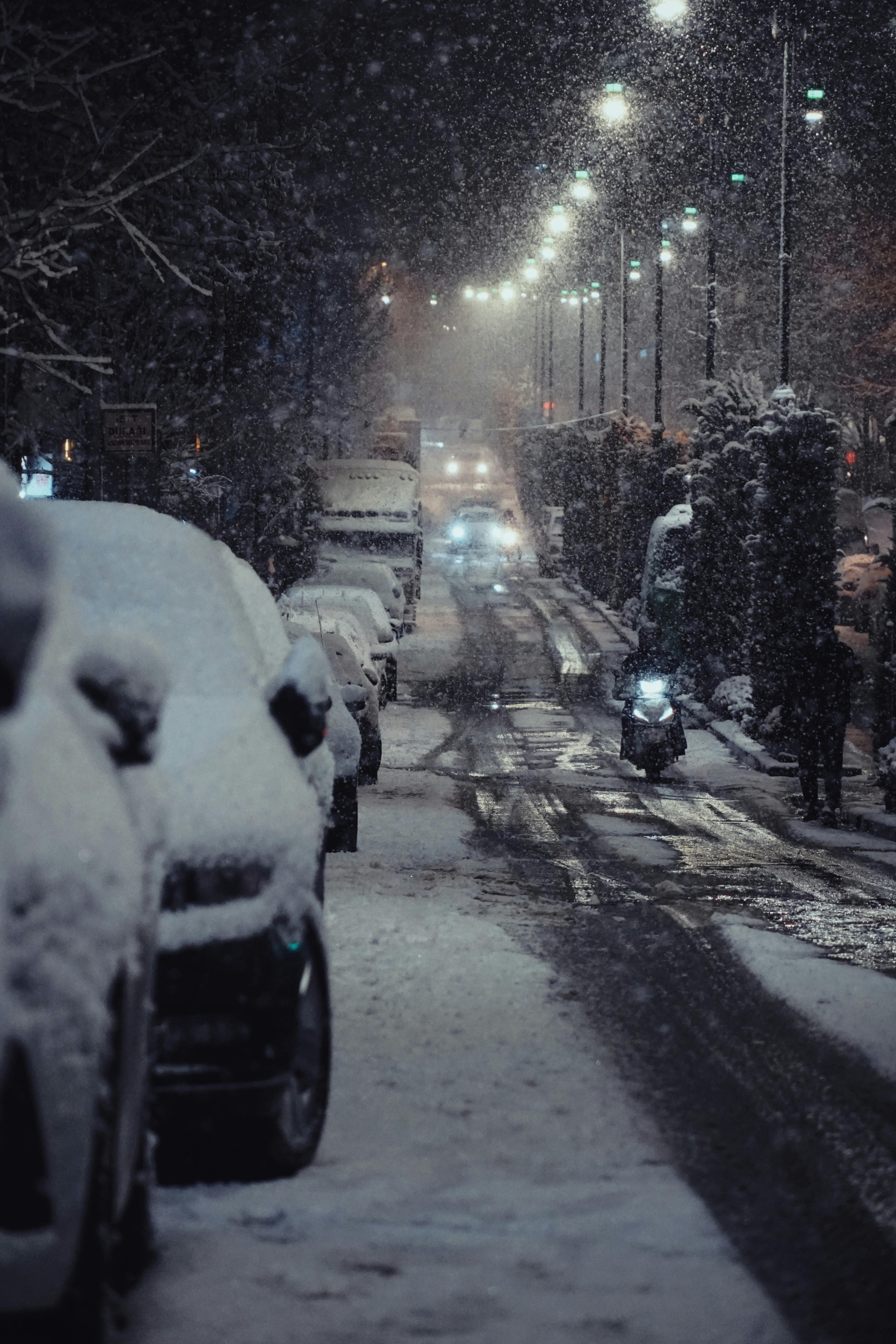 Snowy Night Street Scene in İstanbul · Free Stock Photo