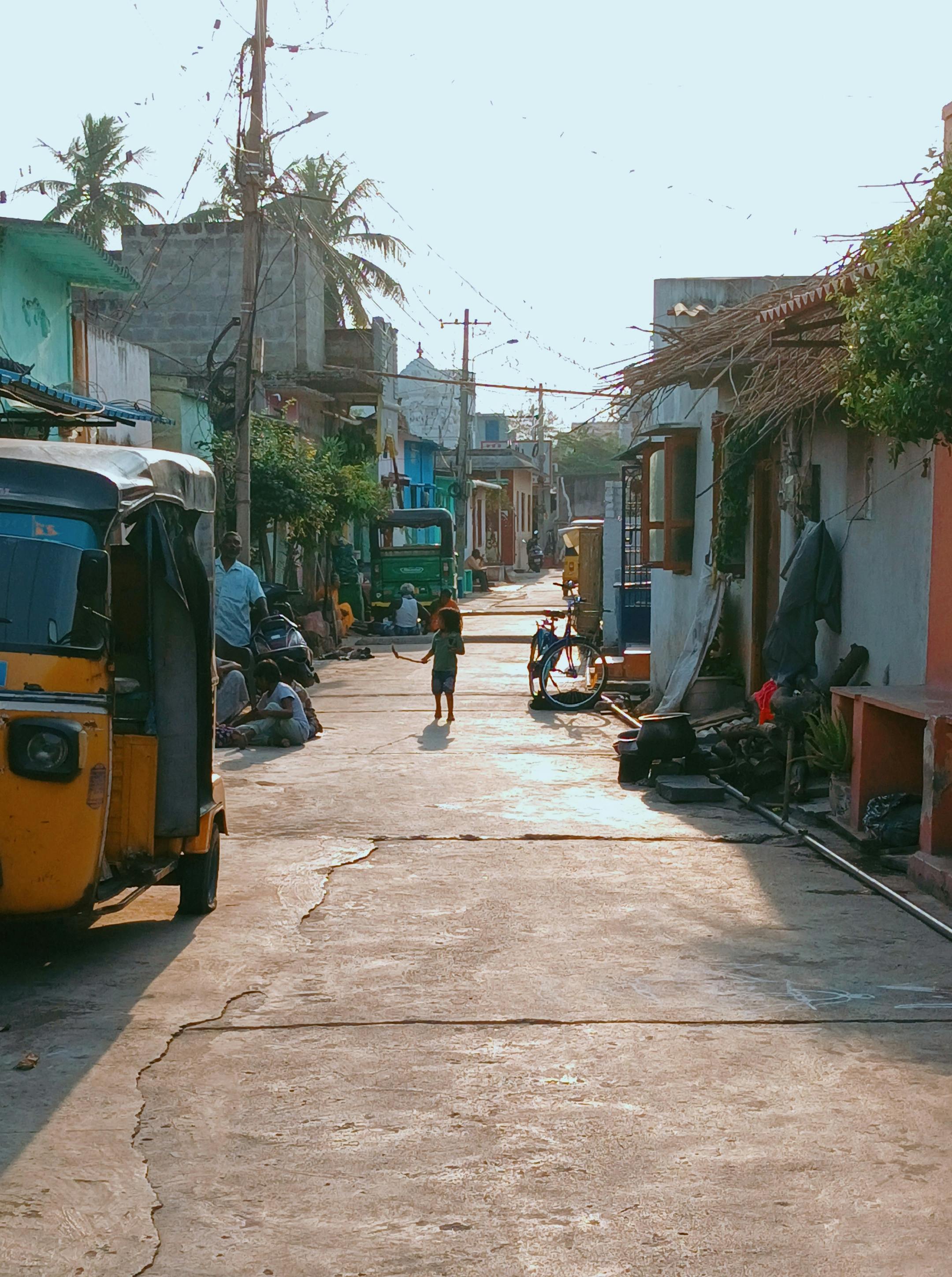 Sunny Day in Traditional Indian Neighborhood · Free Stock Photo