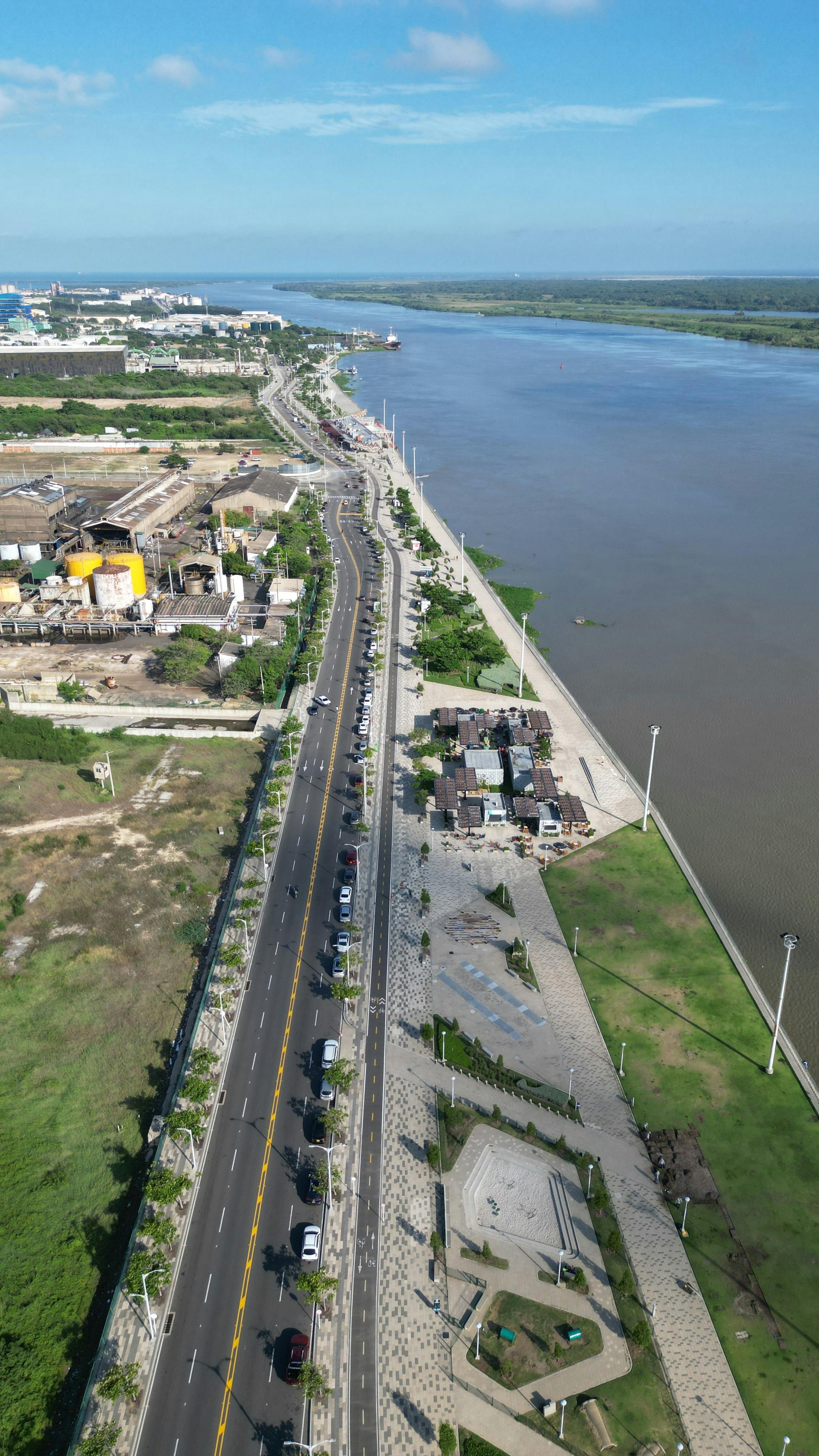Vista Aérea Del Río Magdalena En Barranquilla, Colombia · Foto de stock ...