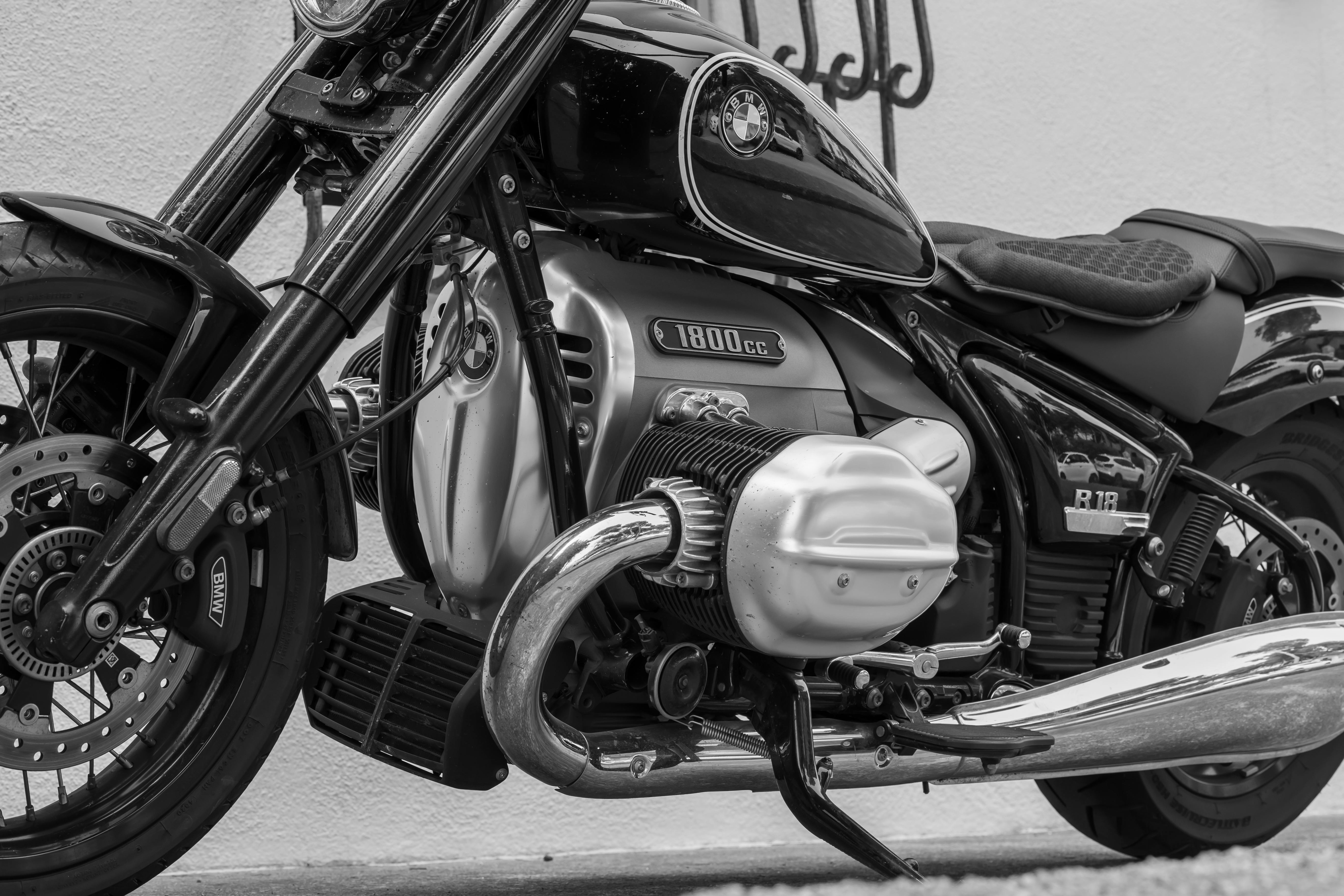 Black and White Close-Up of Classic Motorcycle Engine · Free Stock Photo